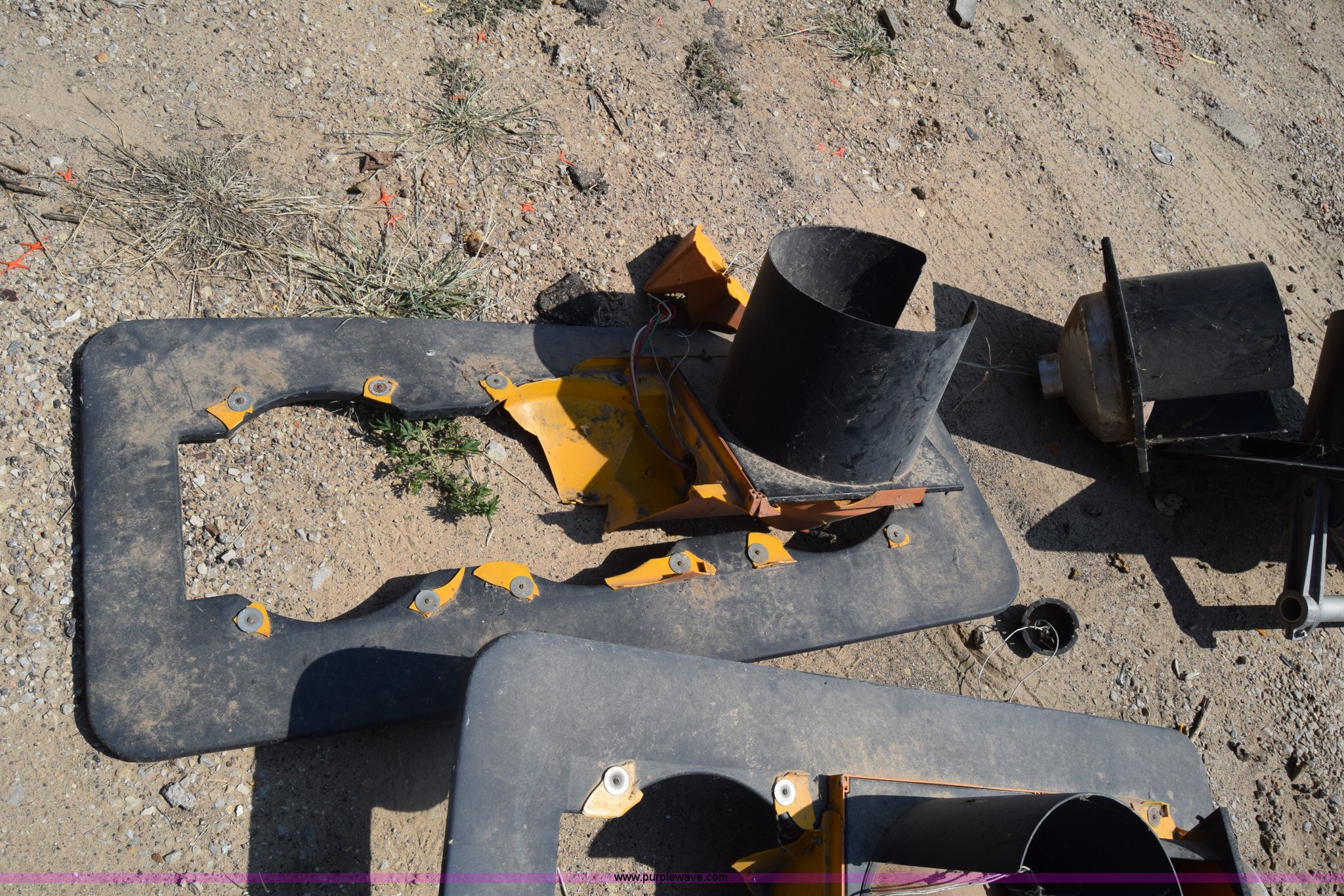 Assorted traffic light covers in Lyons, KS | Item BN9847 sold | Purple Wave