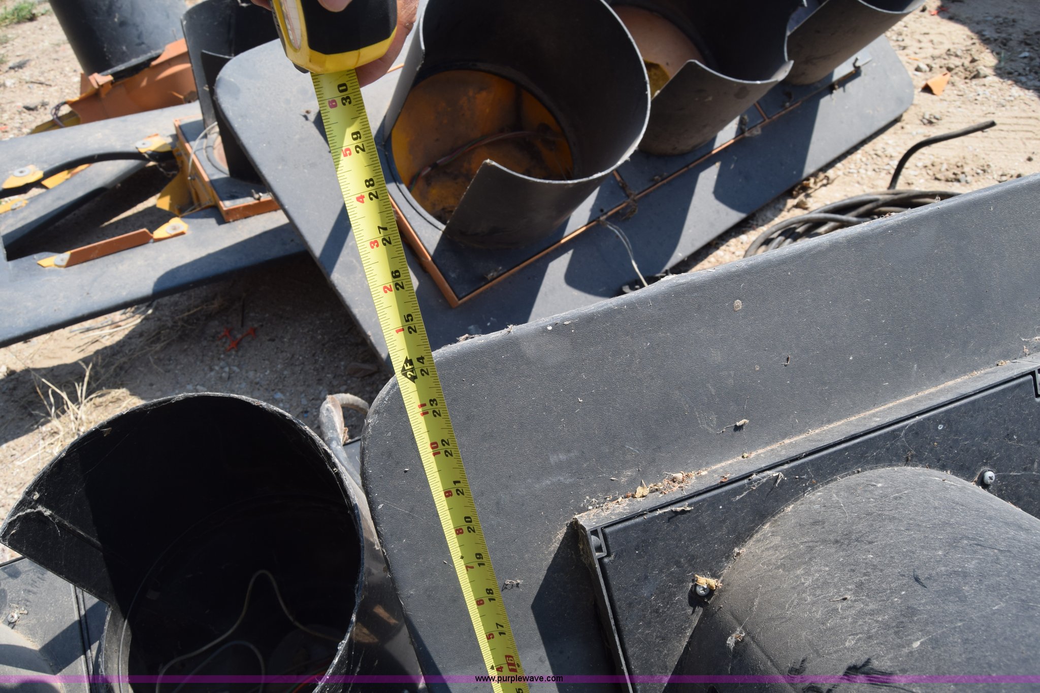 Assorted traffic light covers in Lyons, KS | Item BN9847 sold | Purple Wave