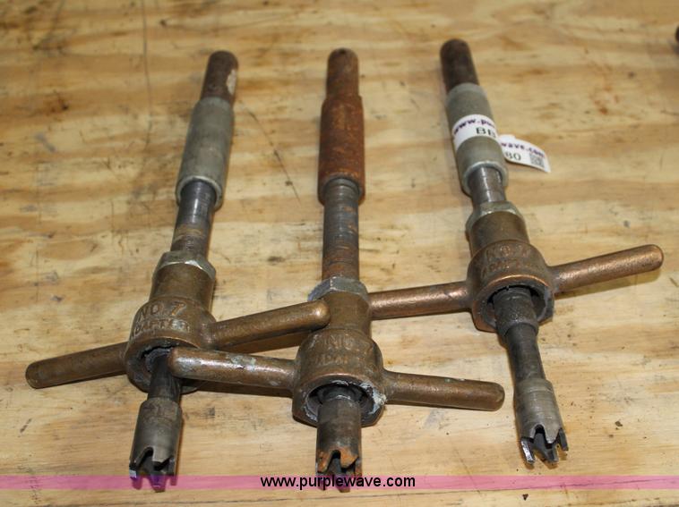 (3) Mueller No. 7 tapping skinners with bits in Olathe, KS | Item ...