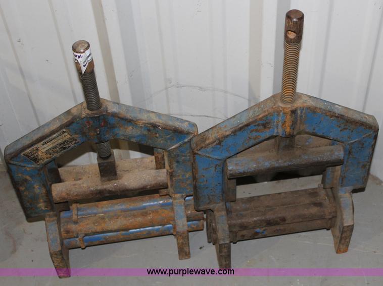 (2) Mustang 4" squeeze off tool in Olathe, KS | Item BQ9285 sold ...