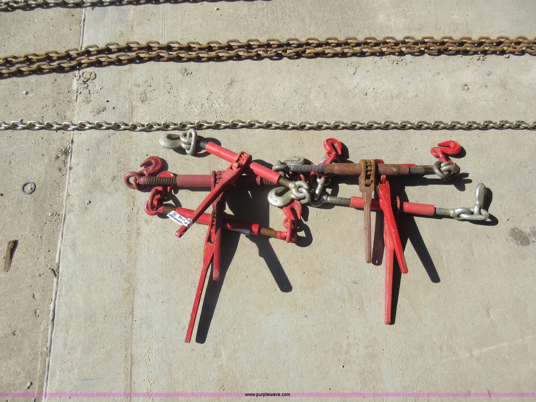 Assorted chains and boomers in Olathe, KS | Item BK9748 sold | Purple Wave