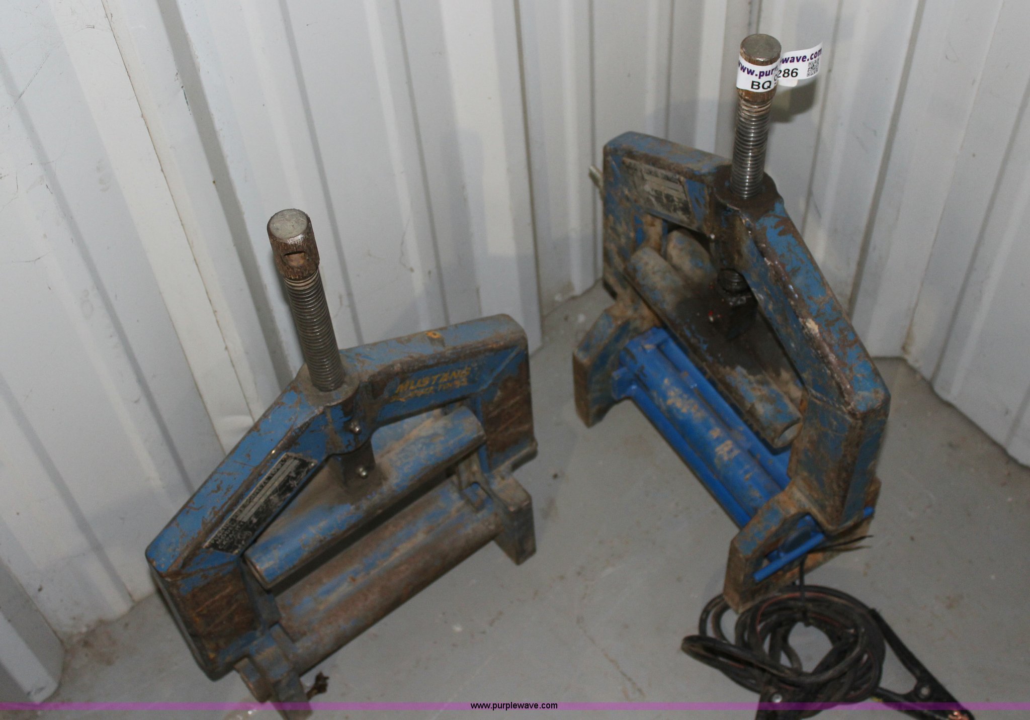(2) Mustang 4" squeeze off tool in Olathe, KS | Item BQ9286 sold ...