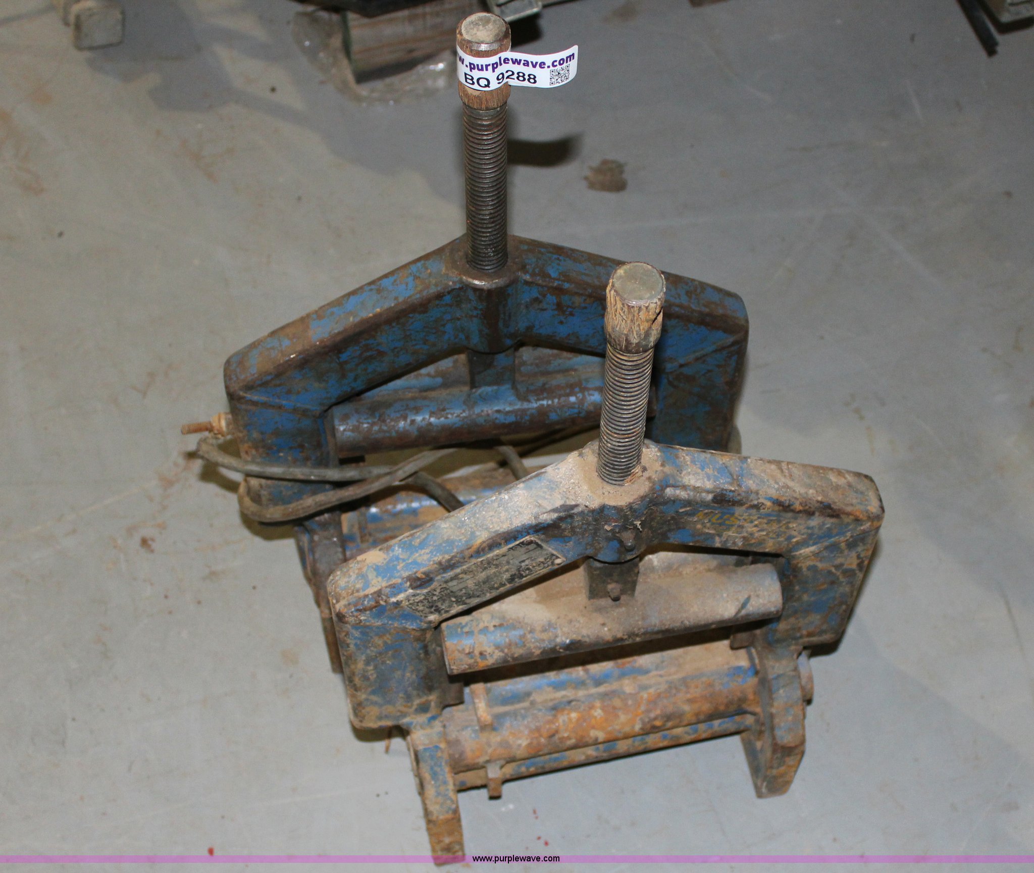 (2) Mustang 4" squeeze off tool in Olathe, KS | Item BQ9288 sold ...