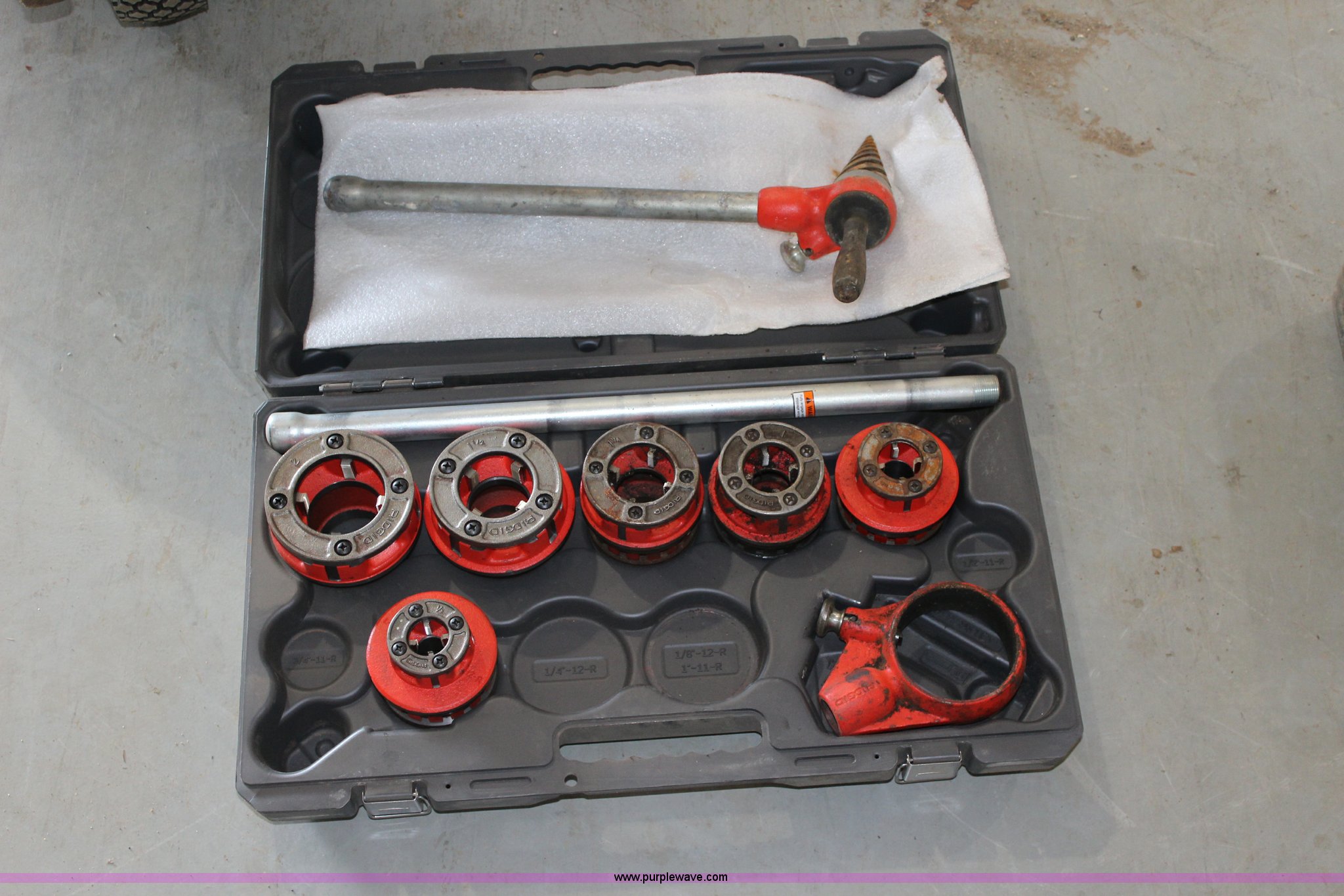 Ridgid threader set with pipe reamer in Olathe, KS | Item BQ9311 sold ...