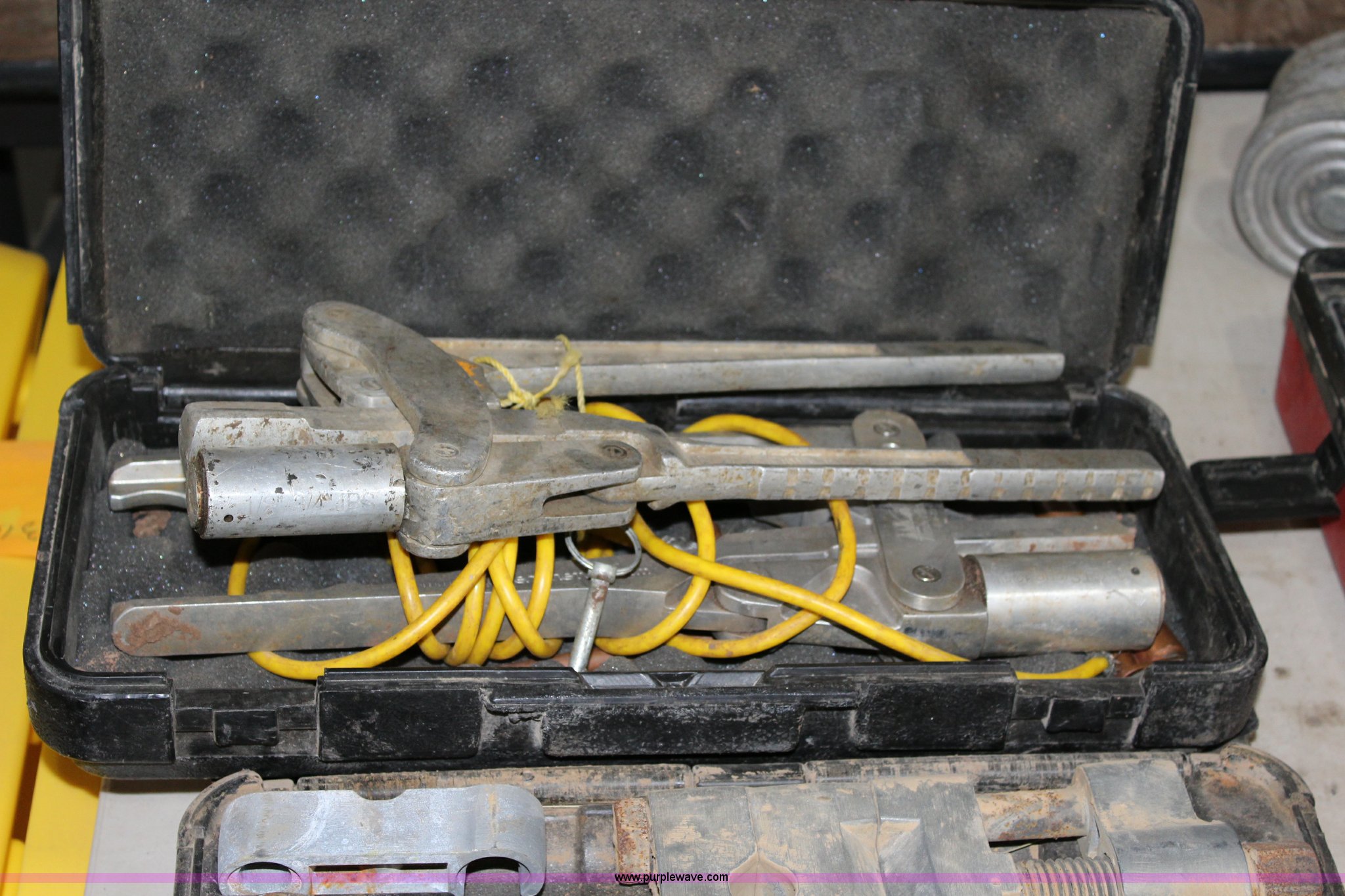 (2) pipe squeeze clamps in Olathe, KS | Item BR9943 sold | Purple Wave