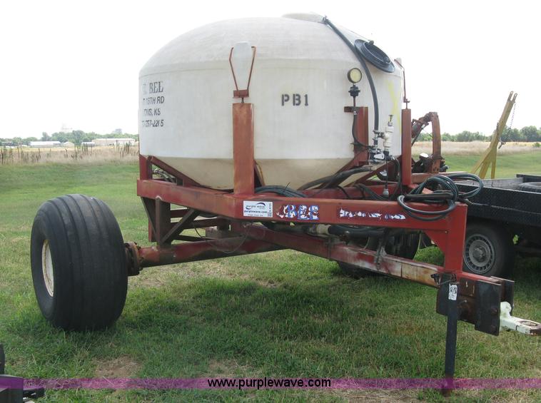 Liquid fertilizer cart in Lyons, KS | Item K8725 sold | Purple Wave