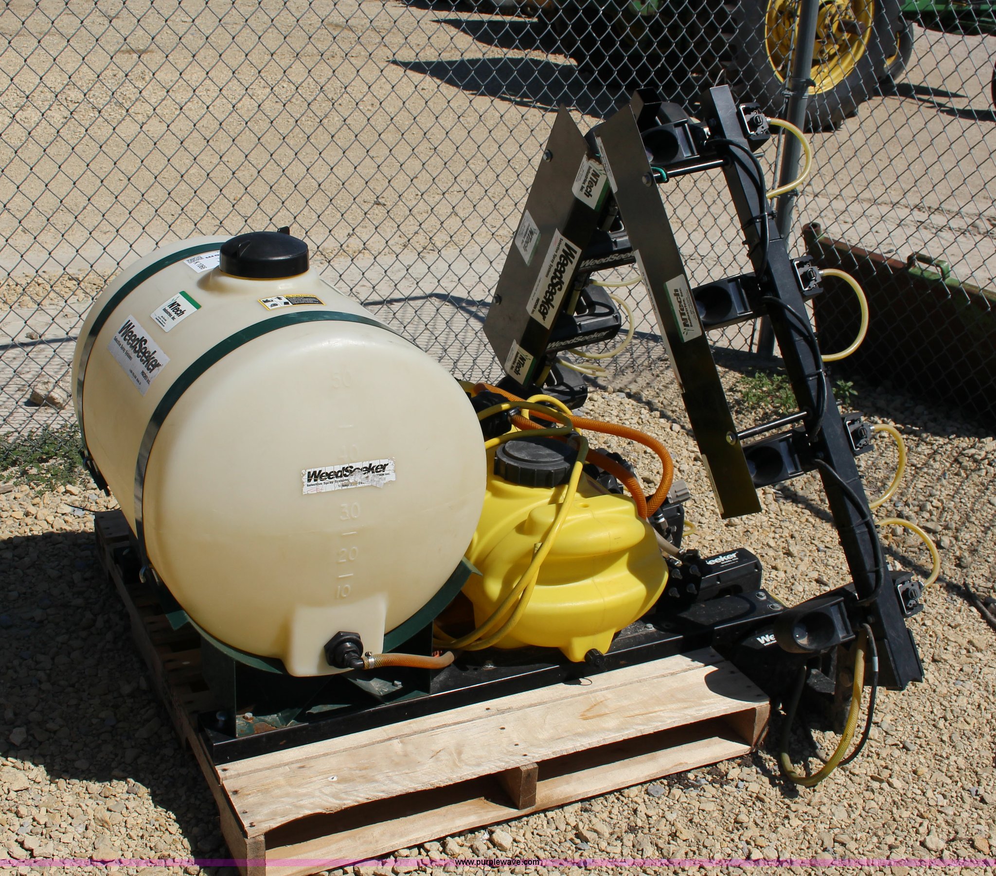 Weed Seeker sprayer in Abilene, KS | Item K1066 sold | Purple Wave