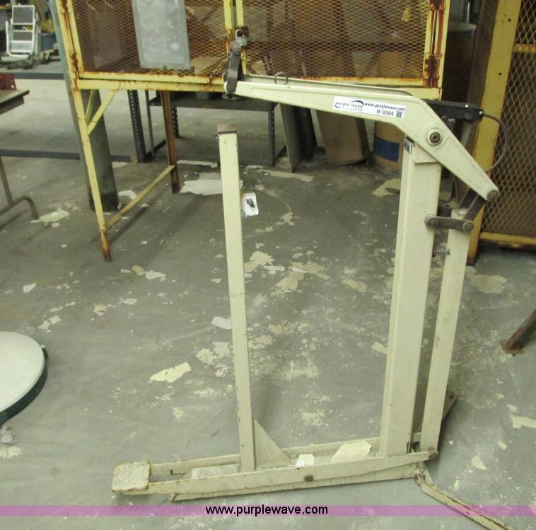 Industrial box button stapler in Warrensburg, MO | Item R9394 sold ...