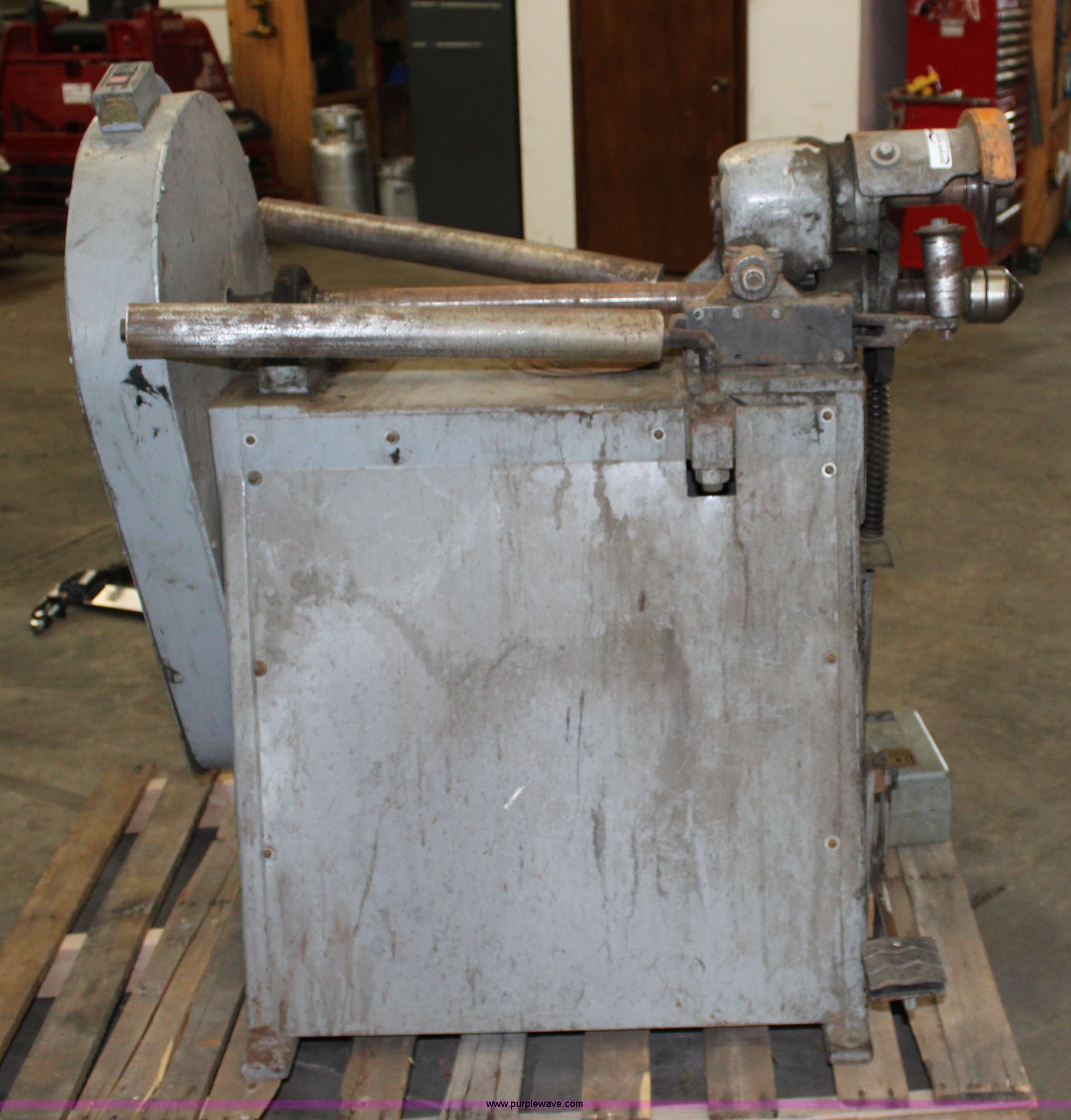 Tire bead cutting machine in Olathe, KS | Item BB9434 sold | Purple Wave