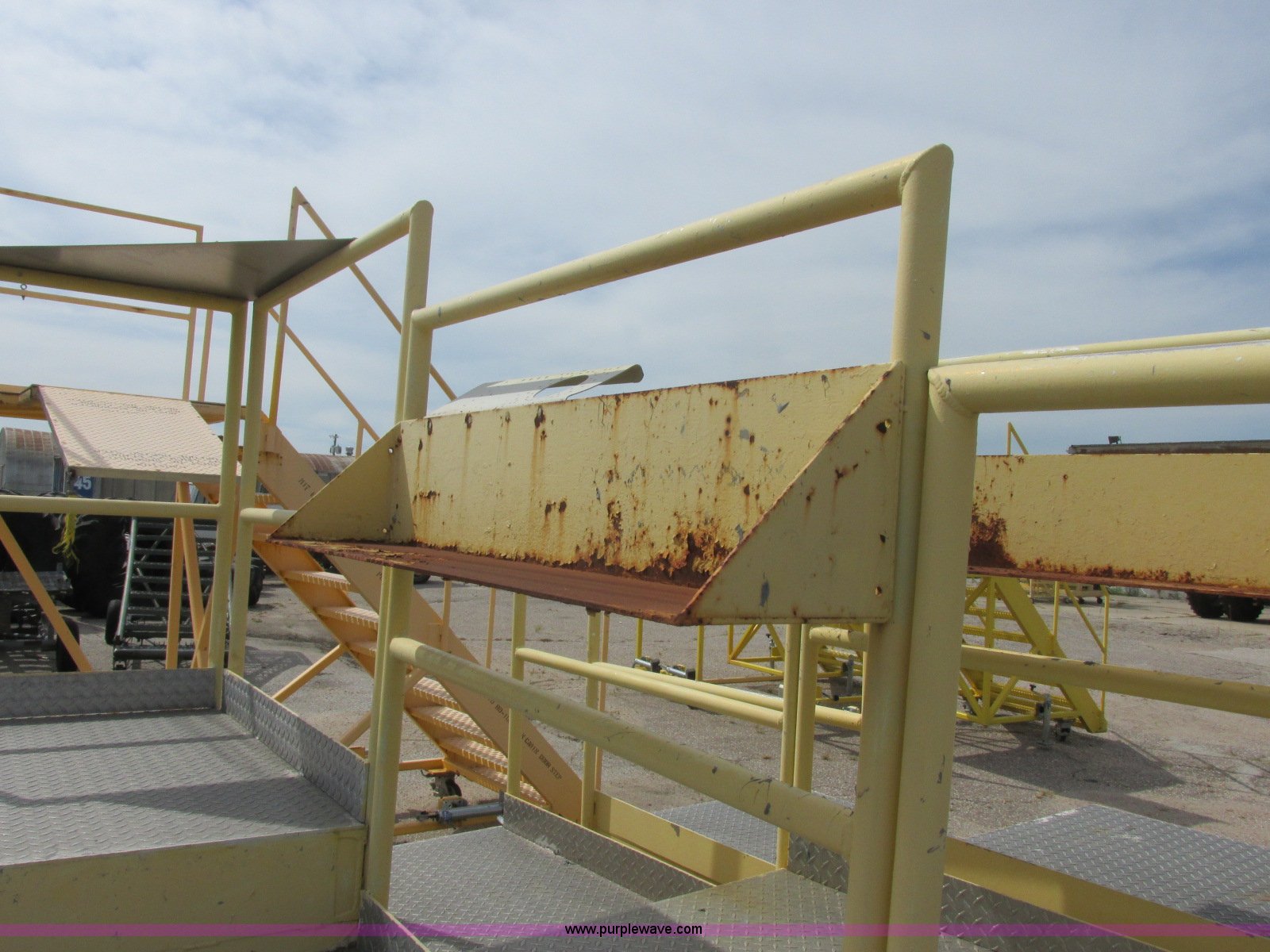 (3) work platforms in Wichita, KS | Item BN9911 sold | Purple Wave