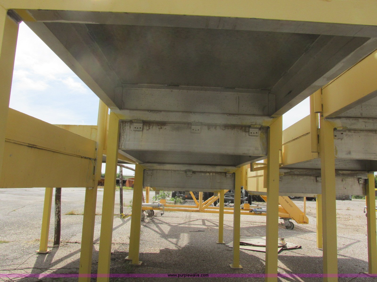 (3) work platforms in Wichita, KS | Item BN9911 sold | Purple Wave