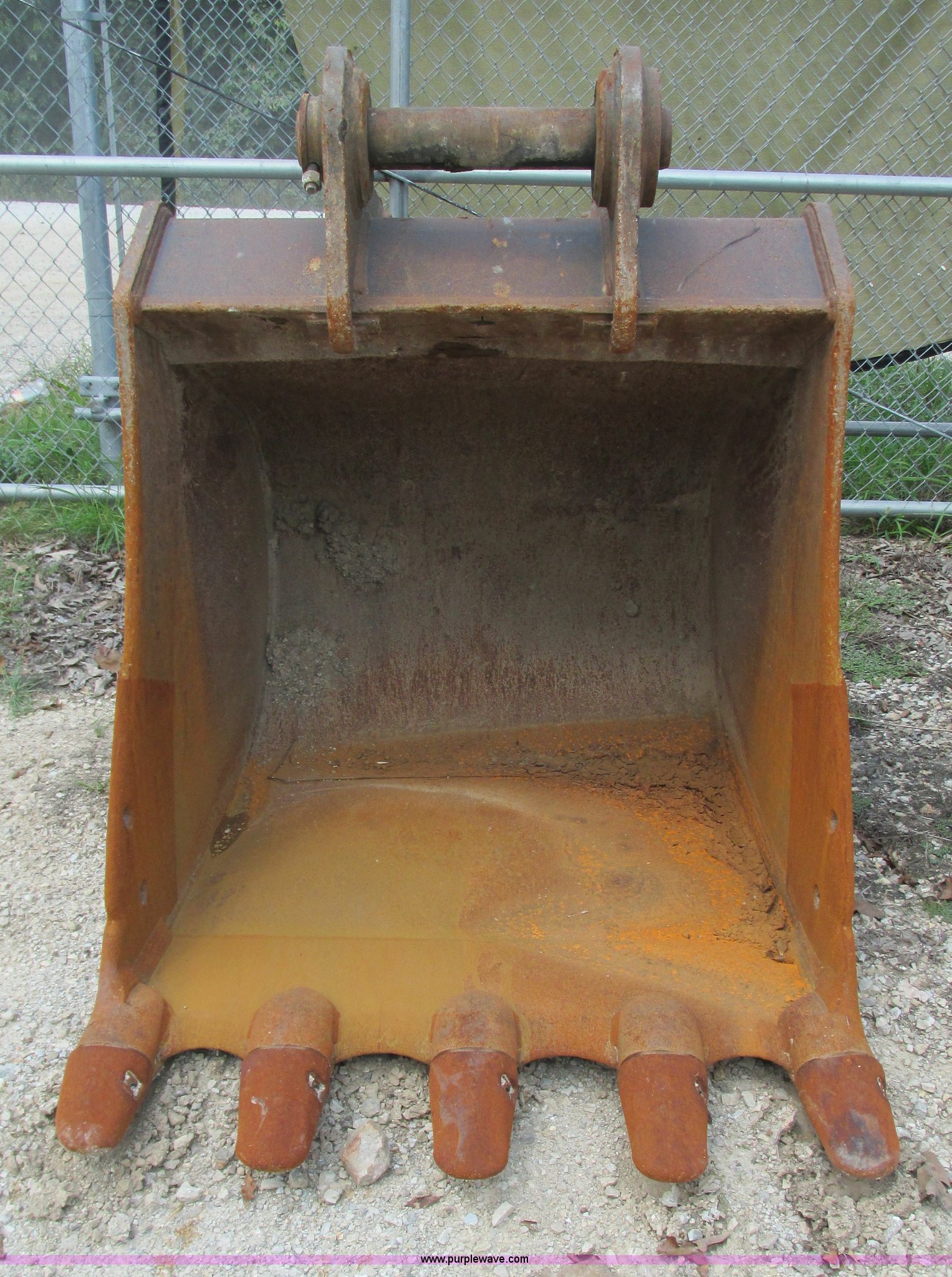 TAC excavator bucket in Branson, MO | Item AY9814 sold | Purple Wave
