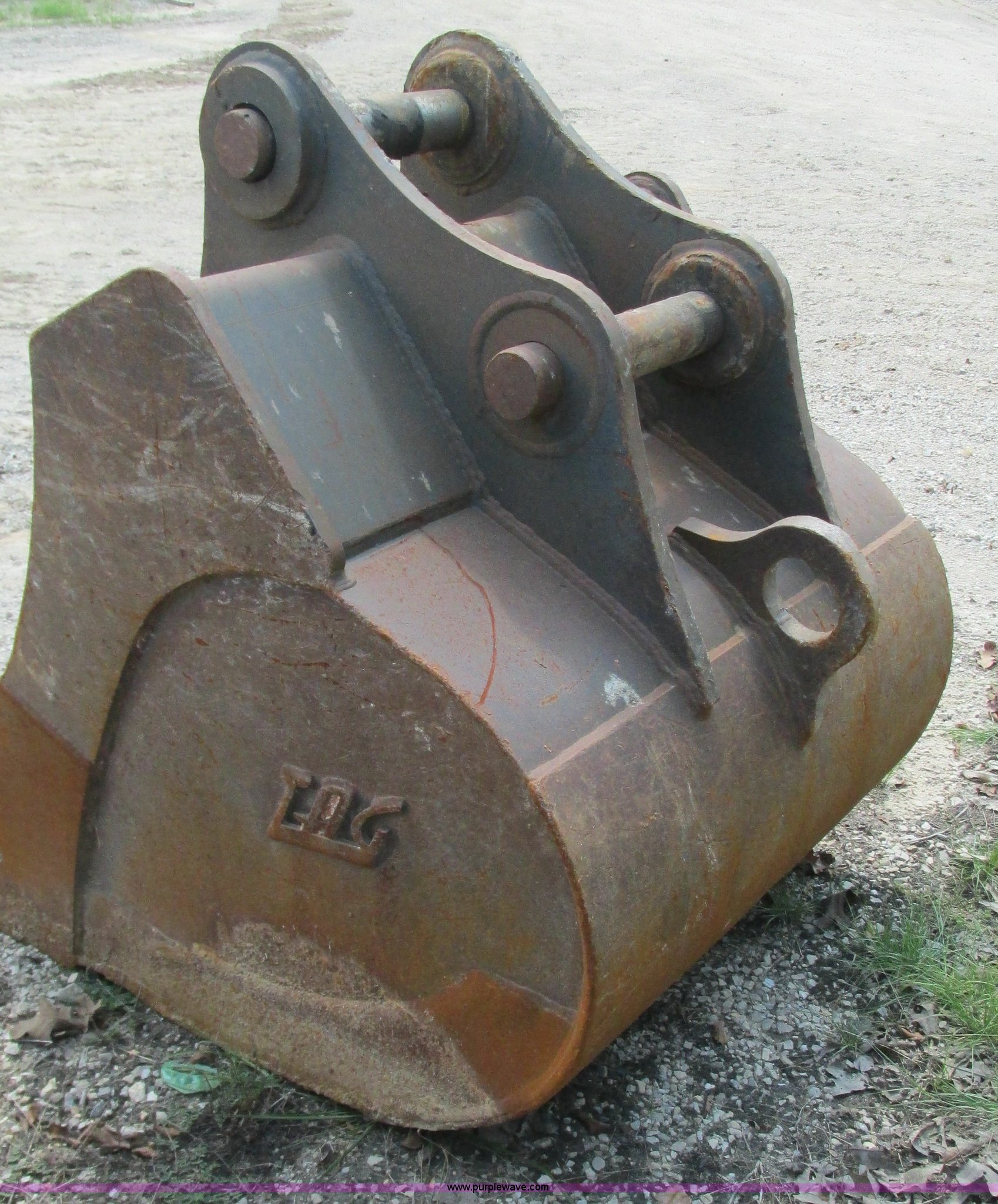 TAC excavator bucket in Branson, MO | Item AY9814 sold | Purple Wave