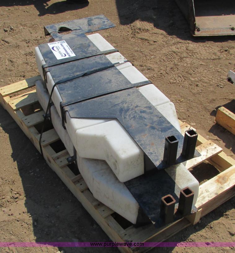 Bobcat water tank kit in Hudson, WI | Item K6580 sold | Purple Wave