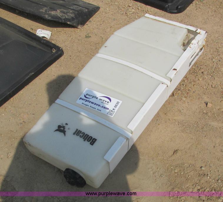 Bobcat water tank in Hudson, WI | Item K6630 sold | Purple Wave