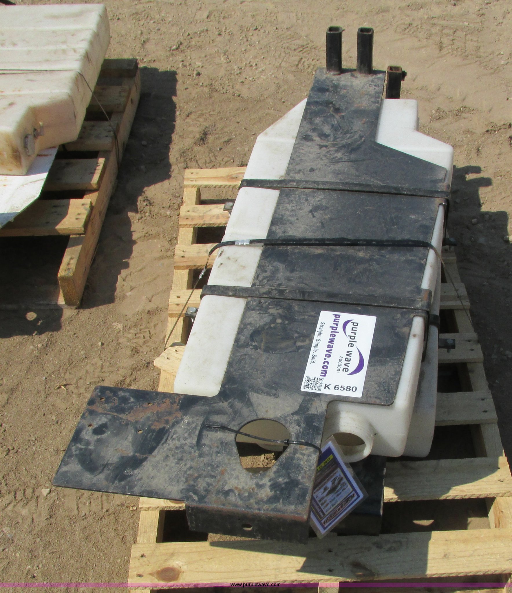 Bobcat water tank kit in Hudson, WI | Item K6580 sold | Purple Wave