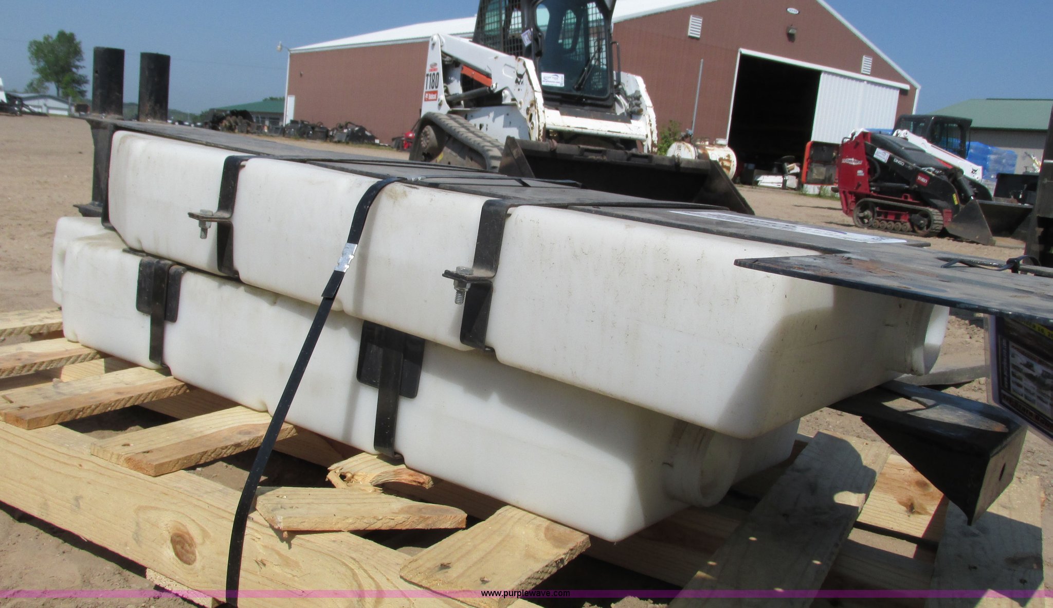 Bobcat water tank kit in Hudson, WI | Item K6580 sold | Purple Wave
