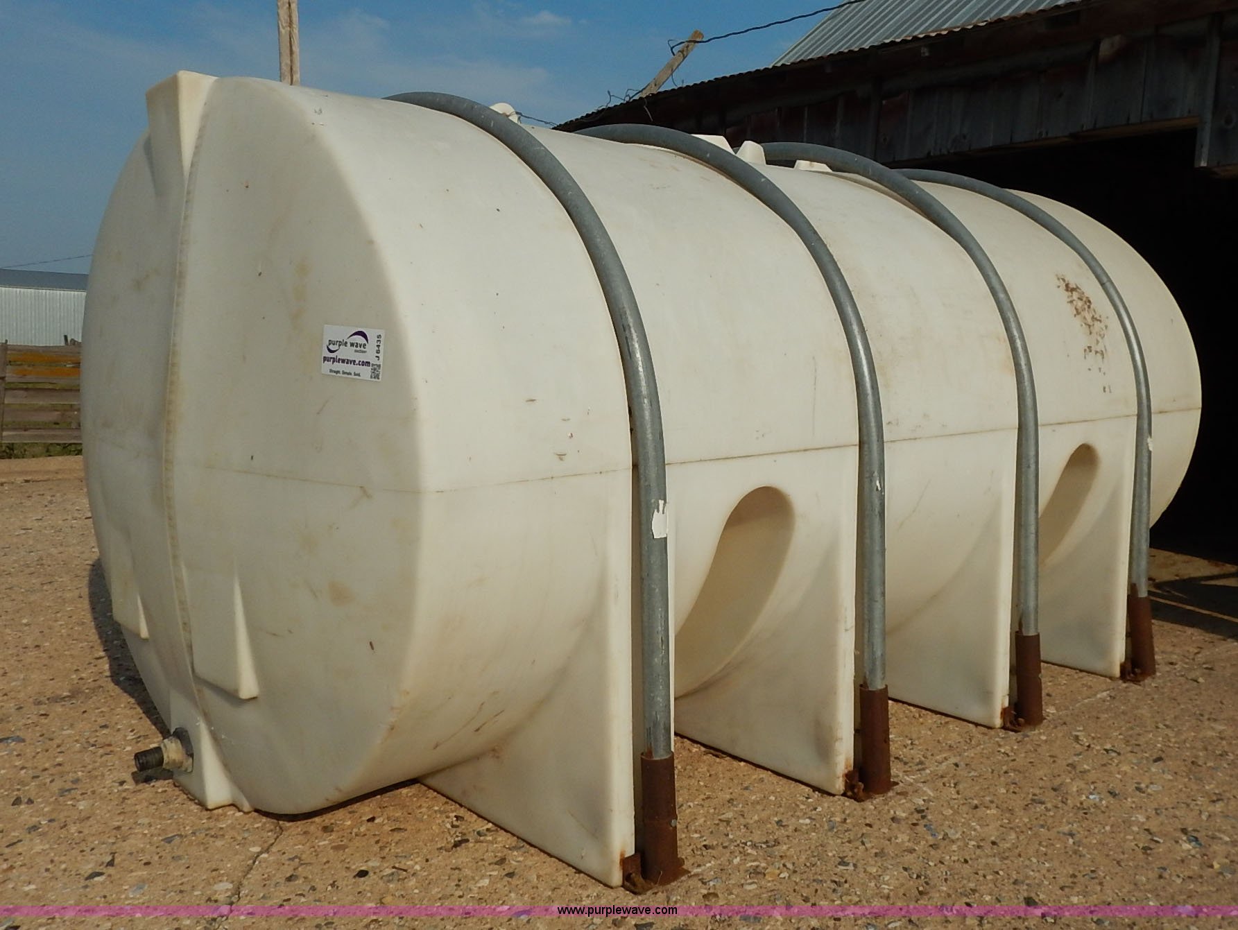 3,000 gallon poly tank in Marysville, KS | Item J6435 sold | Purple Wave