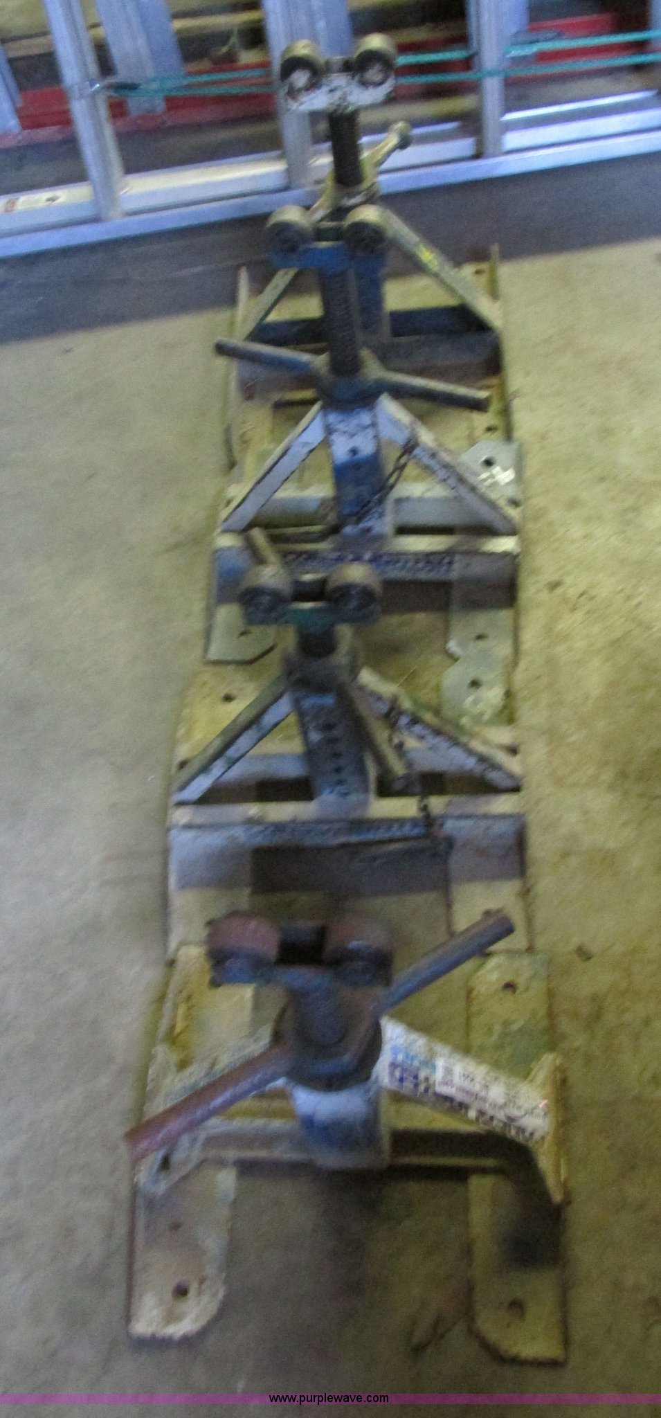 (4) wire reel jacks in St. Louis, MO | Item BS9041 sold | Purple Wave