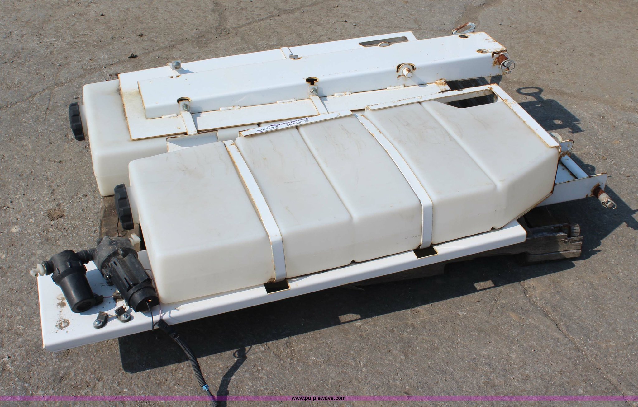 Bobcat water tank kit in Topeka, KS | Item BB9338 sold | Purple Wave