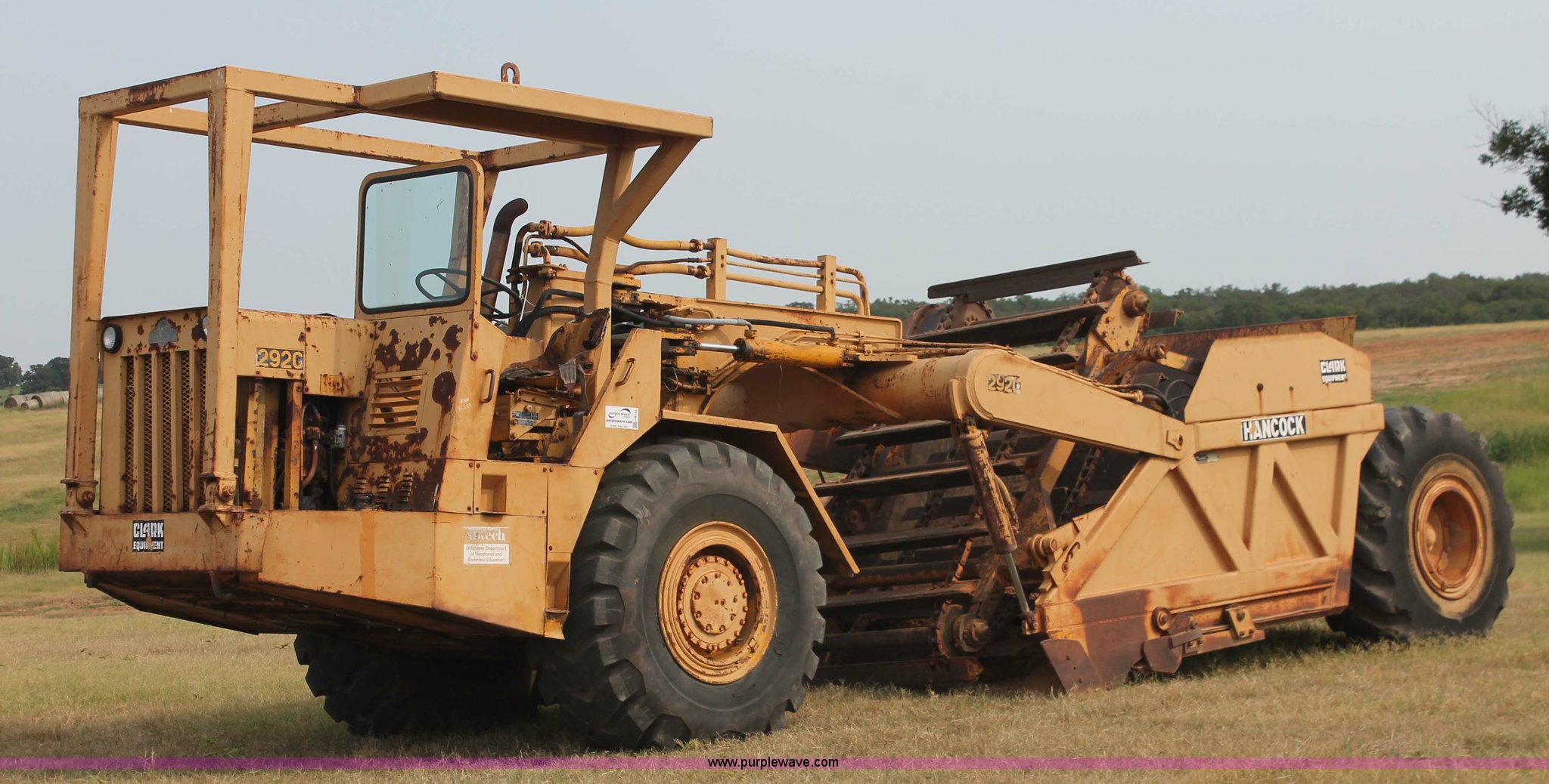 Clark 292C elevating scraper in Foster, OK | Item H8122 sold | Purple Wave