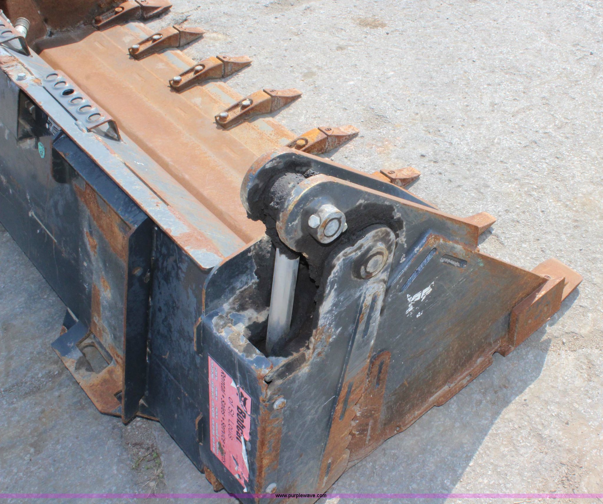 2011 Bobcat combination bucket in Topeka, KS | Item J3666 sold | Purple ...