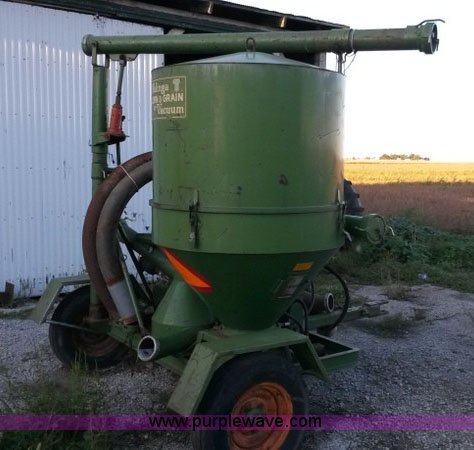 Walinga grain vacuum system in Cropsey, IL | Item D1712 sold | Purple Wave