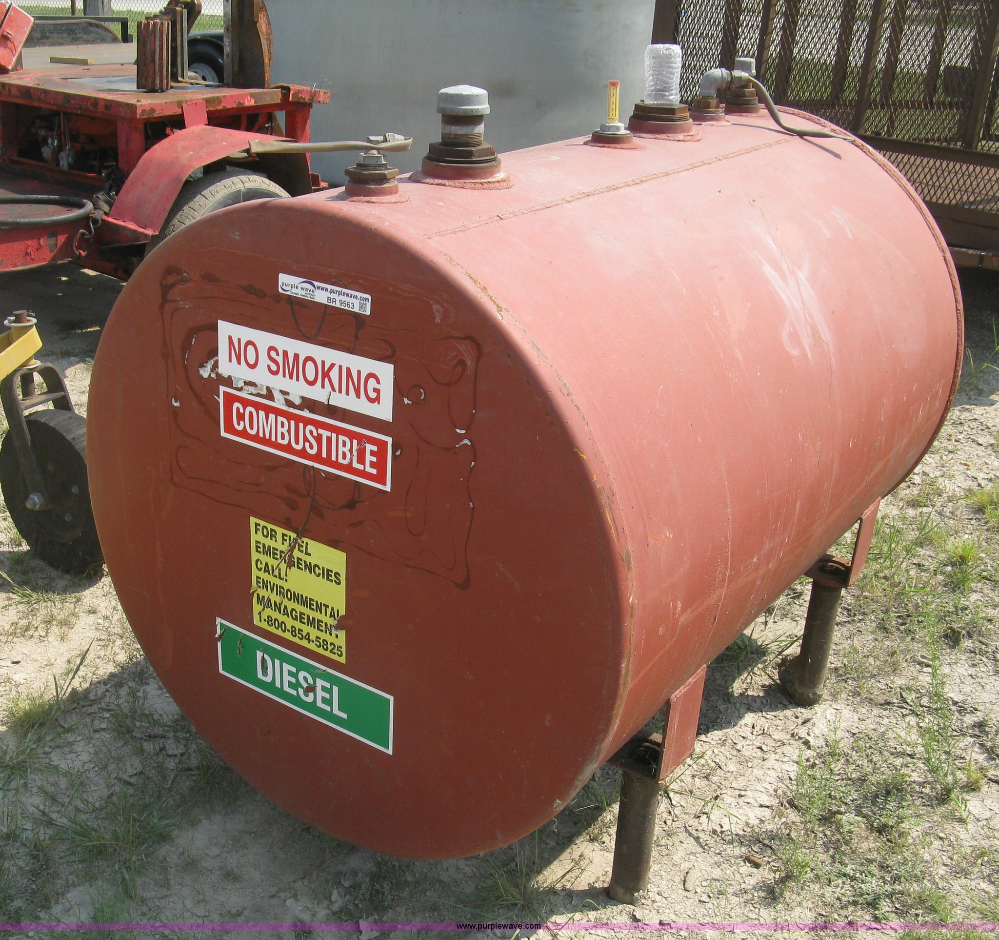 Steel fuel storage tank in Wichita, KS | Item BR9563 sold | Purple Wave