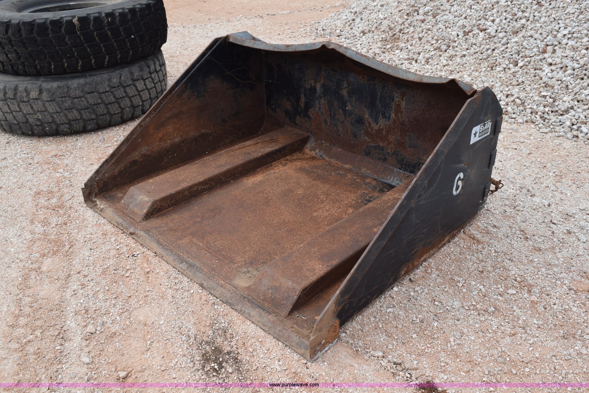 Star Industries telehandler bucket in Mooreland, OK | Item L5984 sold ...