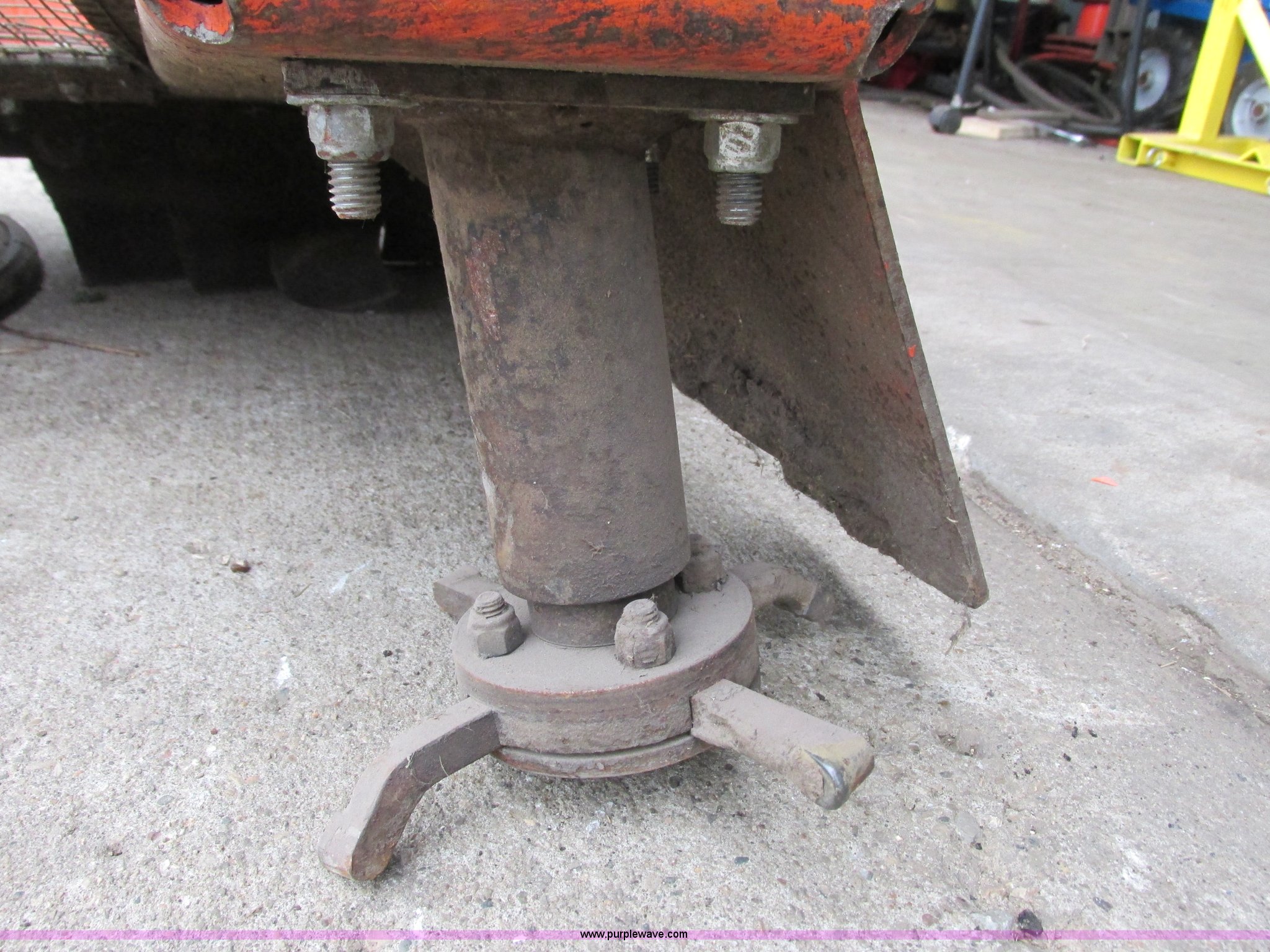 Bear Cat brush cutter in Rochester, MN | Item K6715 sold | Purple Wave