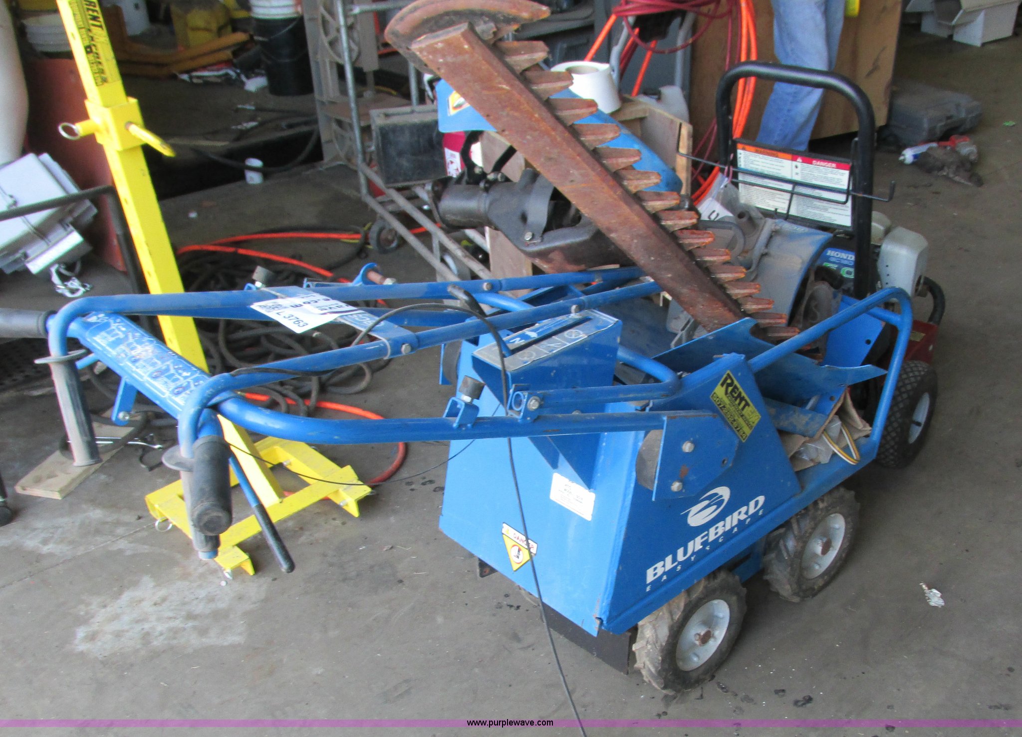 Assorted items in Rochester, MN | Item L3763 sold | Purple Wave