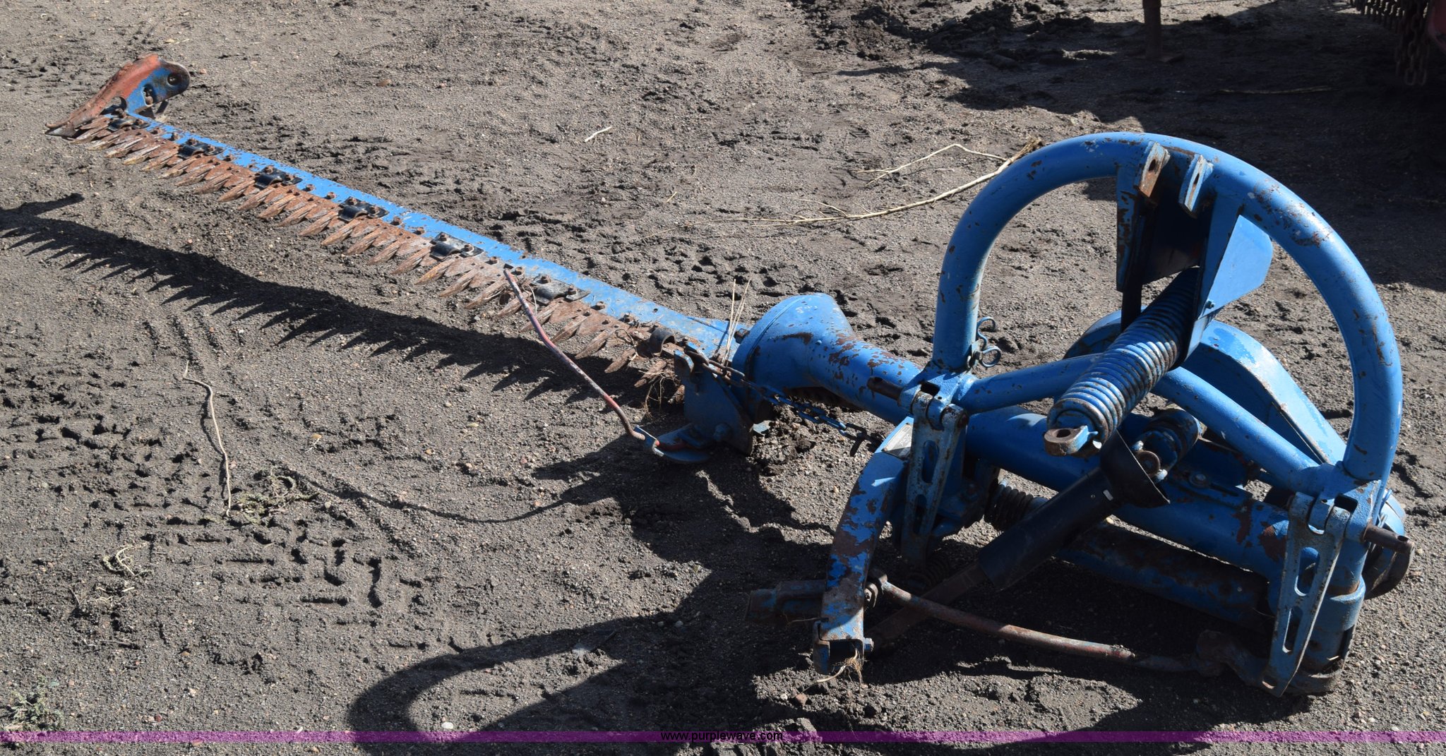 Ford 501 sickle mower in Kinsley, KS | Item J7120 sold | Purple Wave