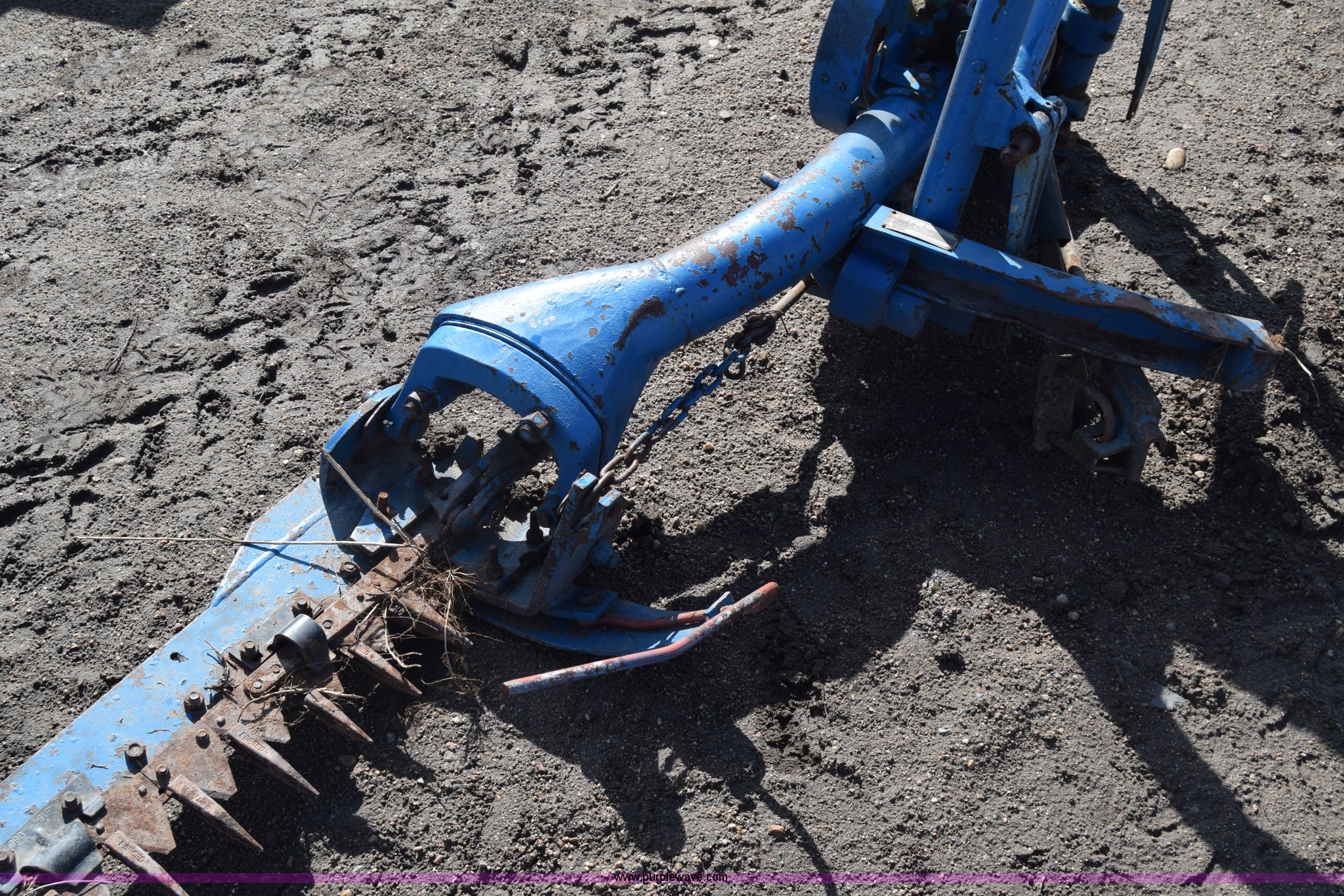 Ford 501 sickle mower in Kinsley, KS | Item J7120 sold | Purple Wave