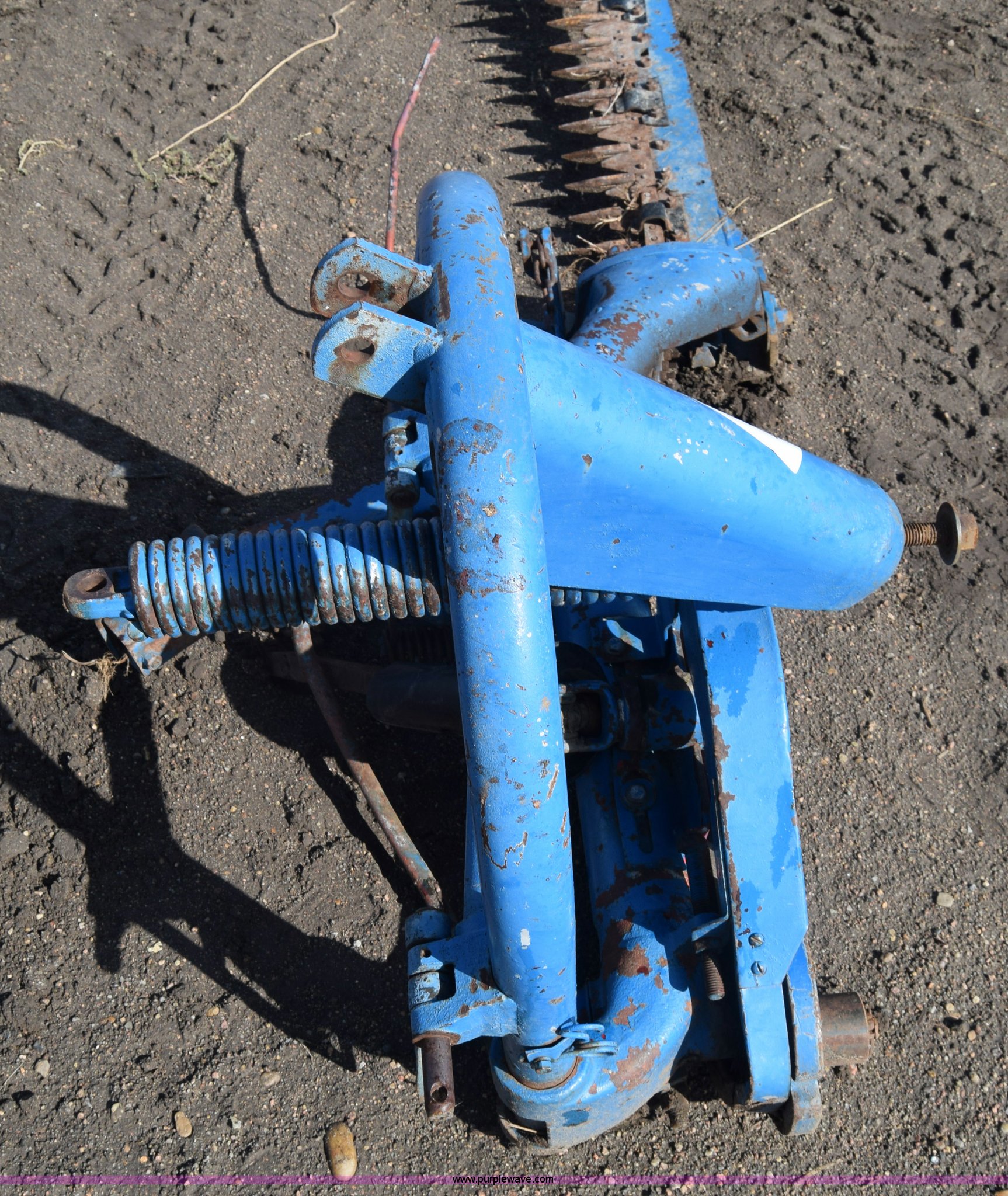 Ford 501 sickle mower in Kinsley, KS | Item J7120 sold | Purple Wave