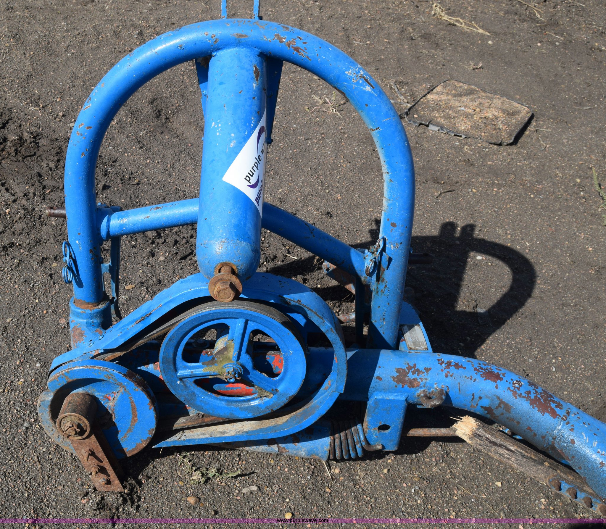 Ford 501 sickle mower in Kinsley, KS | Item J7120 sold | Purple Wave