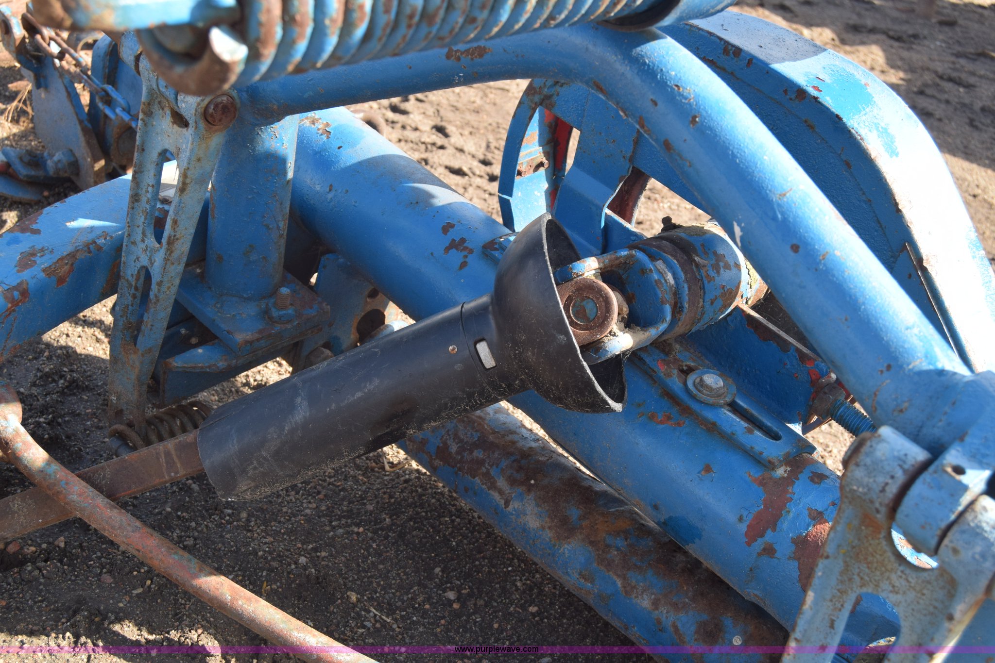 Ford 501 sickle mower in Kinsley, KS | Item J7120 sold | Purple Wave