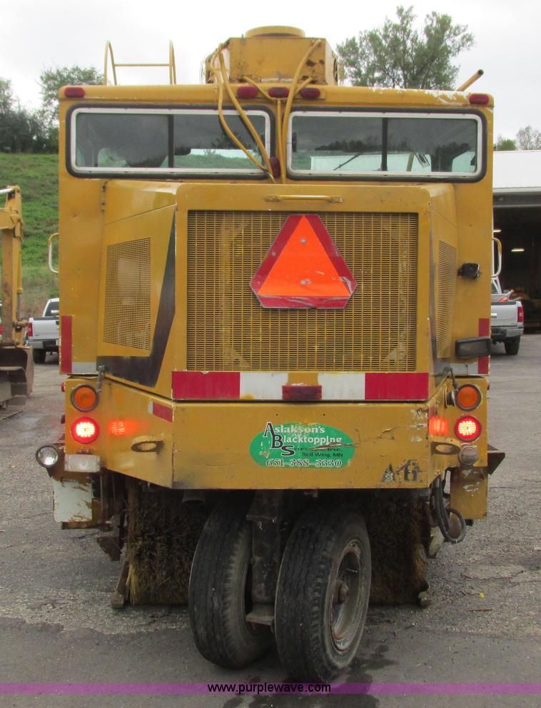1985 Athey Mobil sweeper in Red Wing, MN | Item L3836 sold | Purple Wave