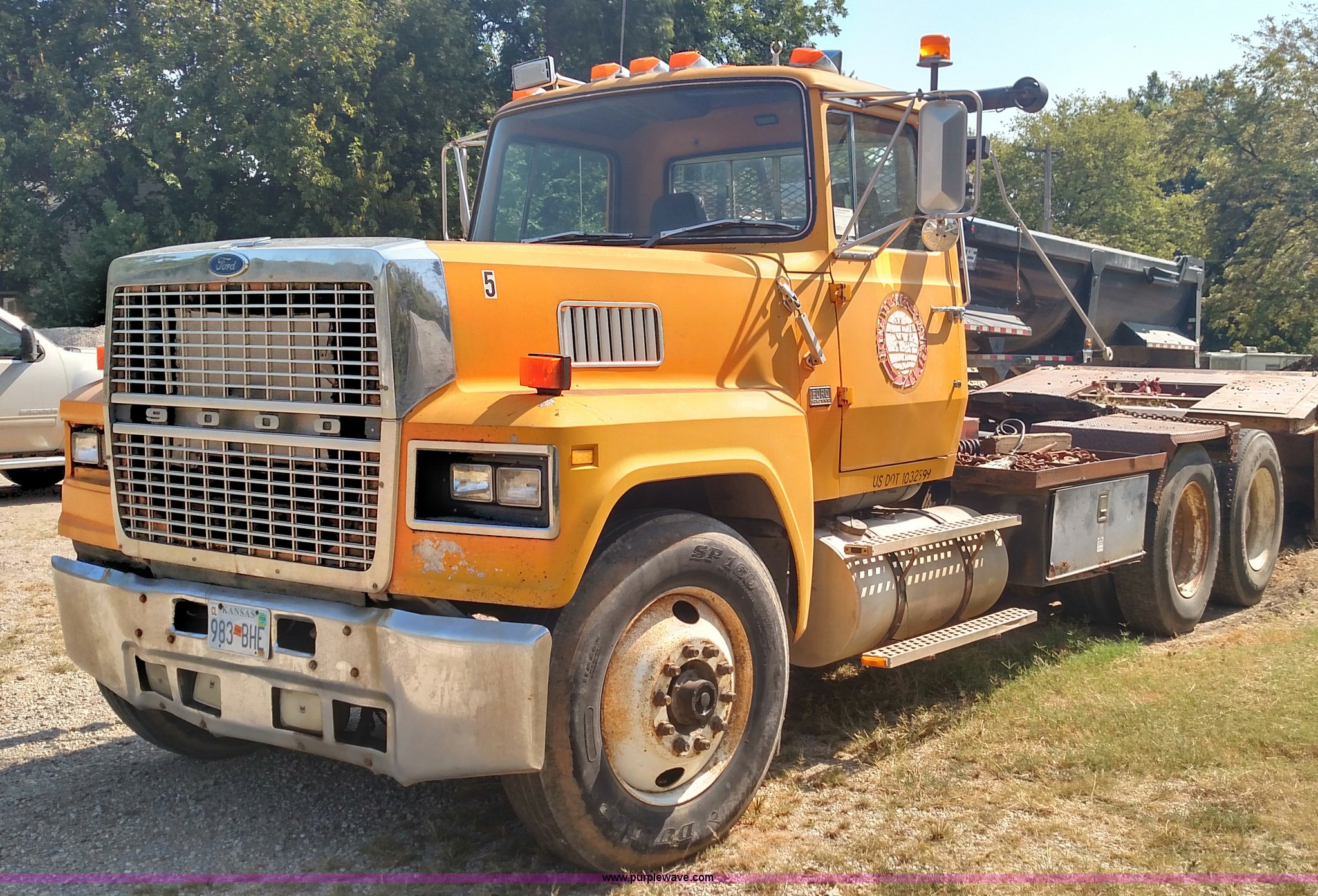 1987 Ford LTL9000 semi truck in Winfield, KS | Item K1172 sold | Purple ...