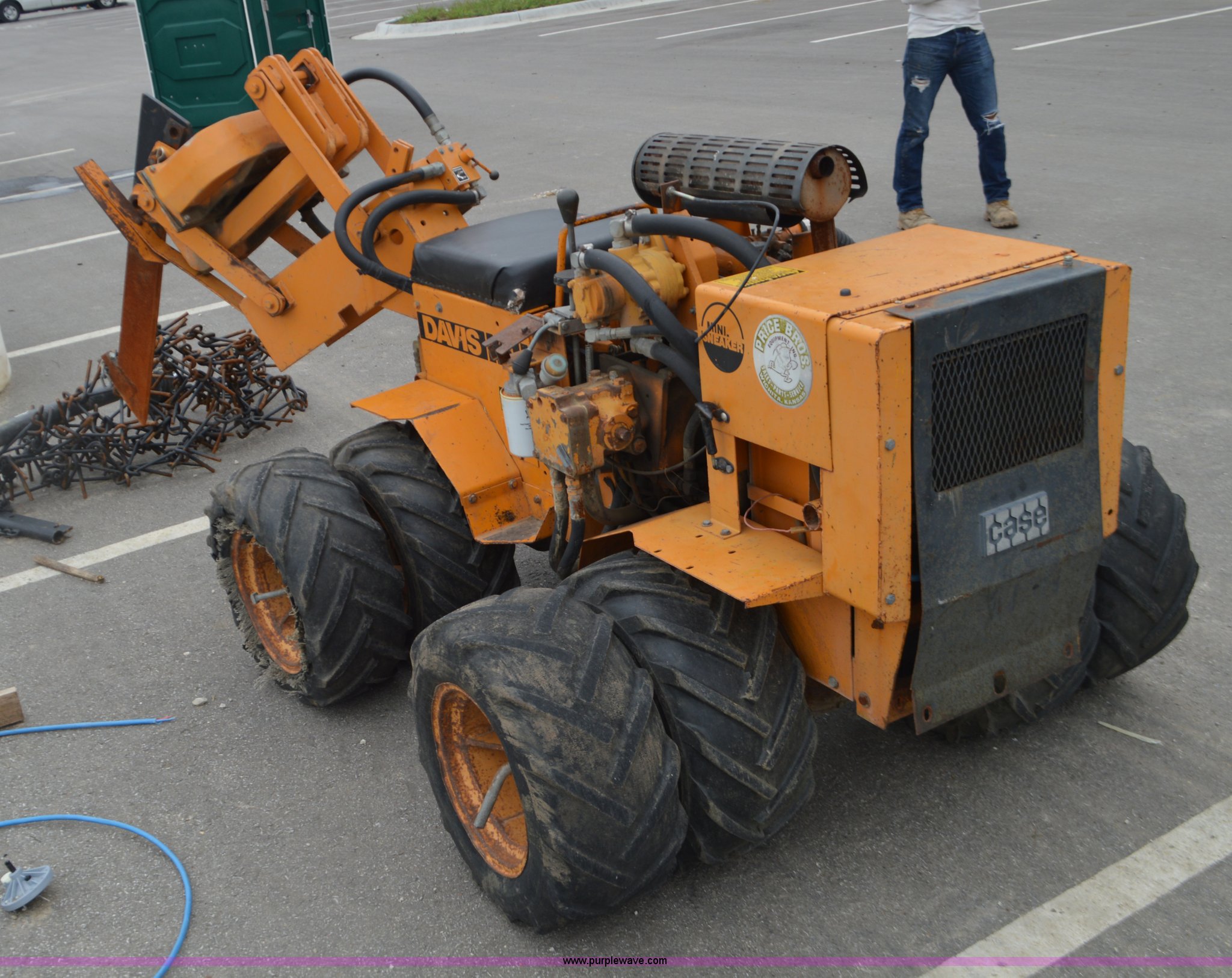 Case Davis Mini Sneaker vibratory plow in Platte City, MO | Item L2786 ...