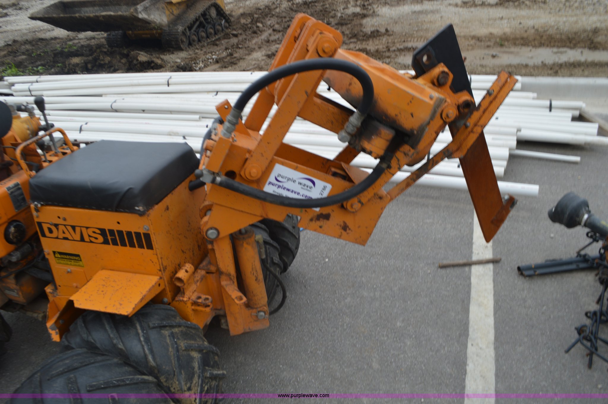 Case Davis Mini Sneaker vibratory plow in Platte City, MO | Item L2786 ...