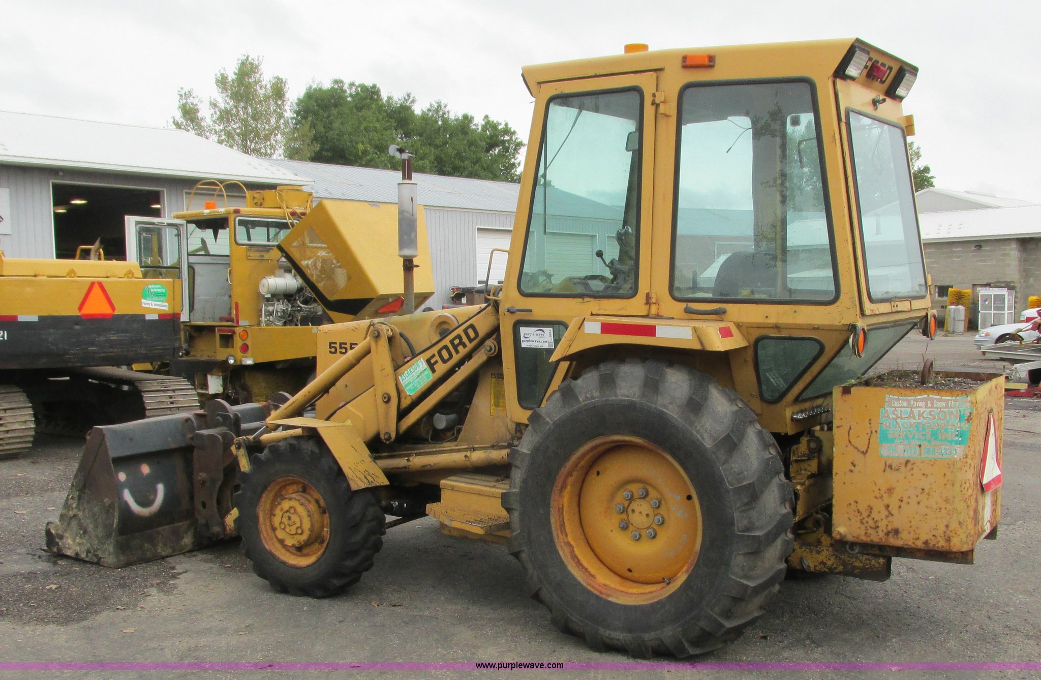Ford 555B landscape tractor in Red Wing, MN | Item L3834 sold | Purple Wave