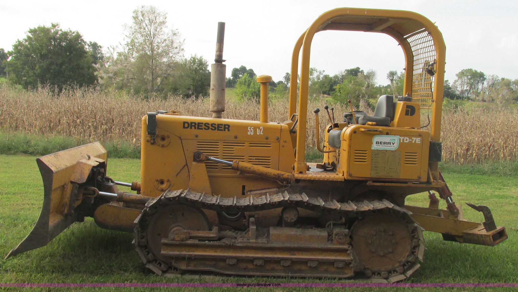 1987 Dresser TD7E dozer in Marionville, MO | Item L5279 sold | Purple Wave