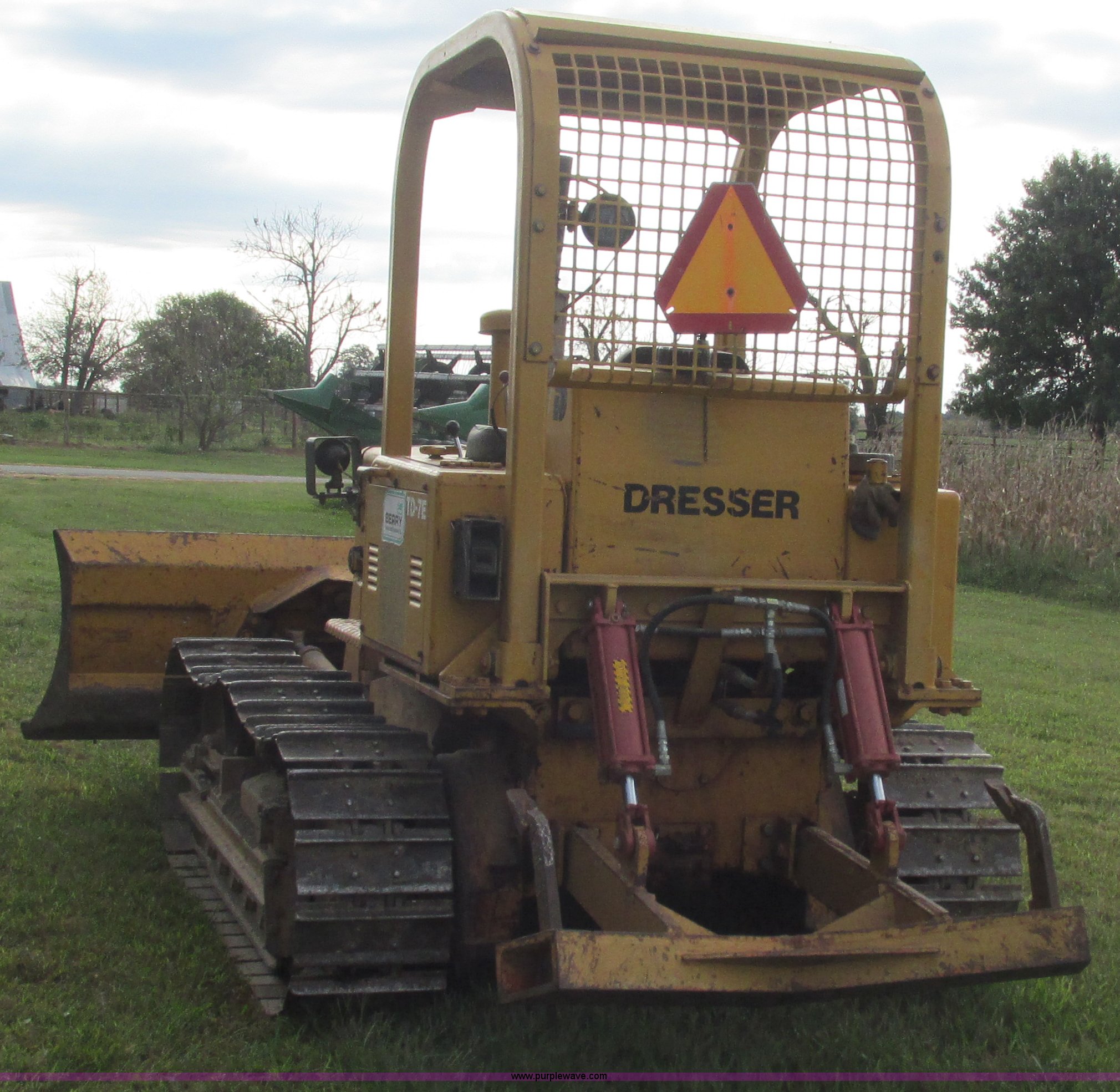 1987 Dresser TD7E dozer in Marionville, MO | Item L5279 sold | Purple Wave