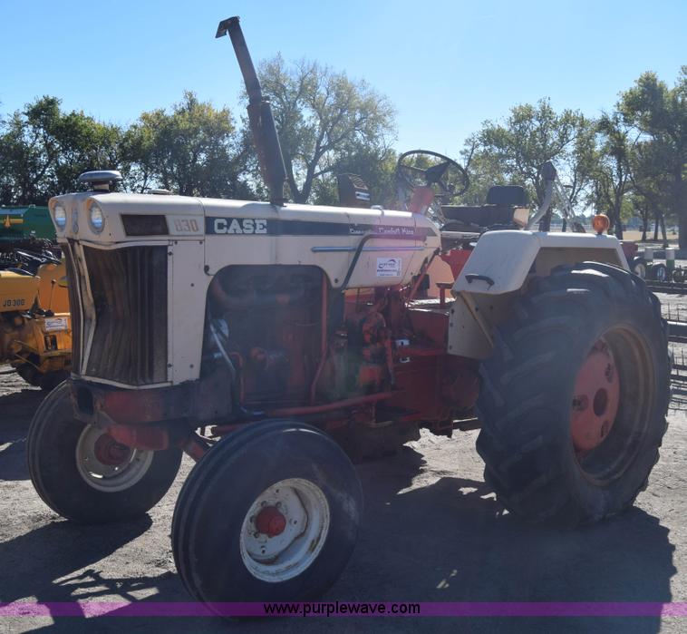 Case 832 tractor in Kinsley, KS | Item K4795 sold | Purple Wave