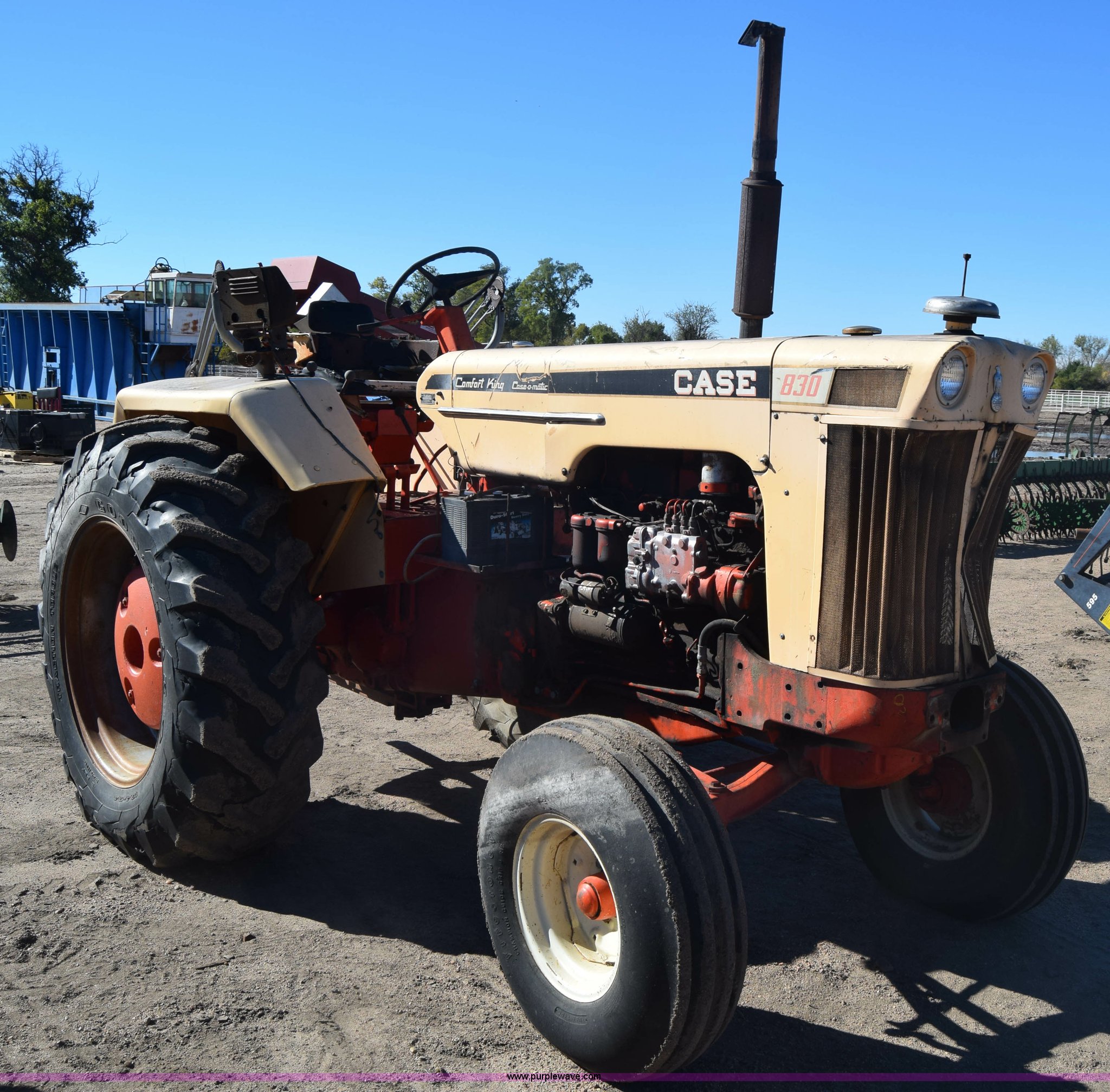 Case 832 tractor in Kinsley, KS | Item K4795 sold | Purple Wave