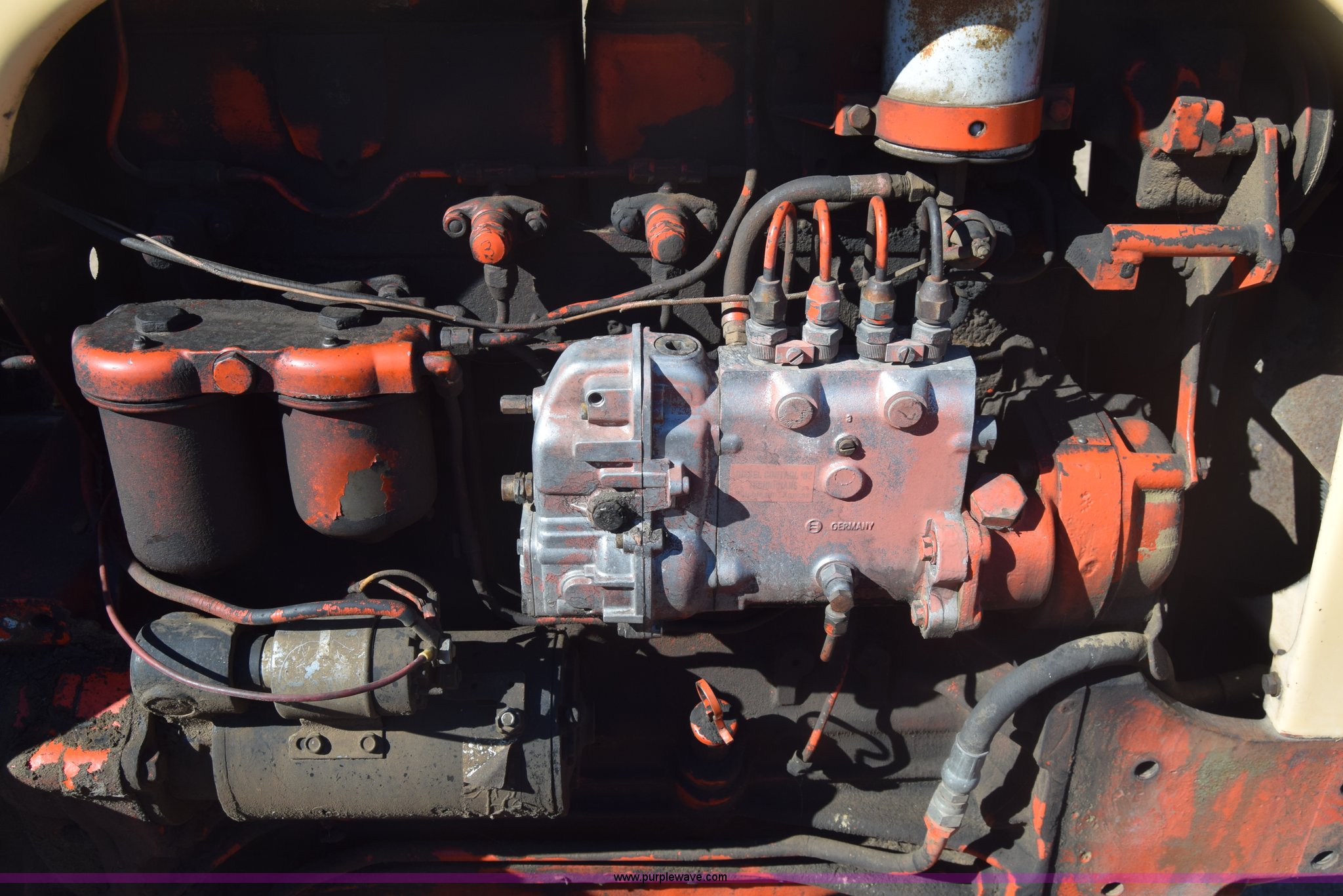 Case 832 tractor in Kinsley, KS | Item K4795 sold | Purple Wave