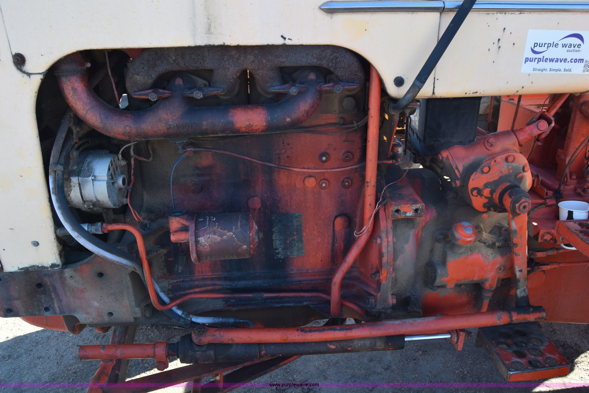 Case 832 tractor in Kinsley, KS | Item K4795 sold | Purple Wave