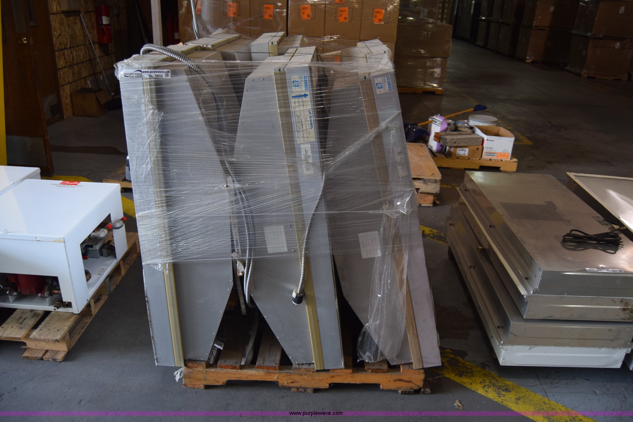 (8) Airo Clean LF panels in McPherson, KS | Item BL9850 sold | Purple Wave