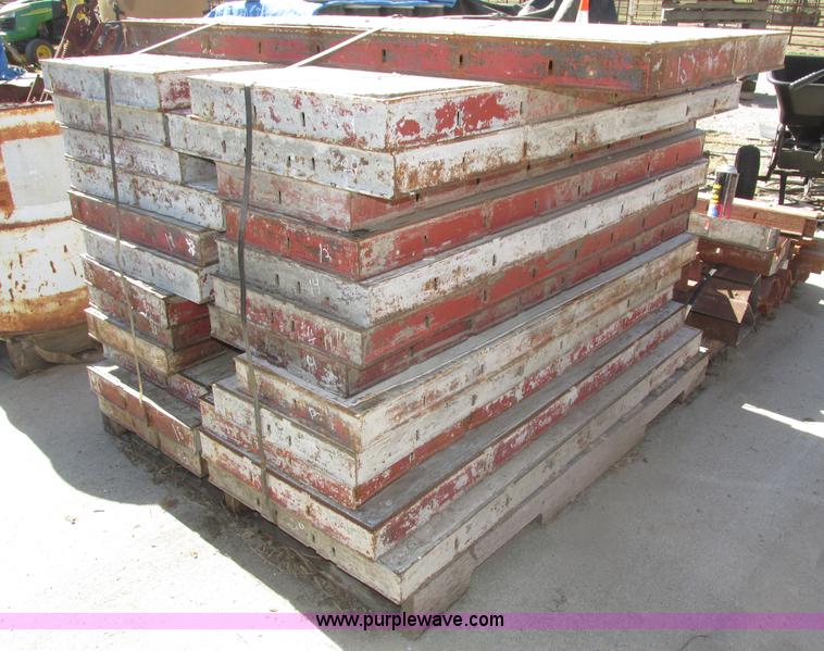 (54) Symons concrete wall fillers and forms in Falls City, NE | Item ...