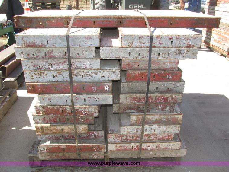 (54) Symons concrete wall fillers and forms in Falls City, NE | Item ...